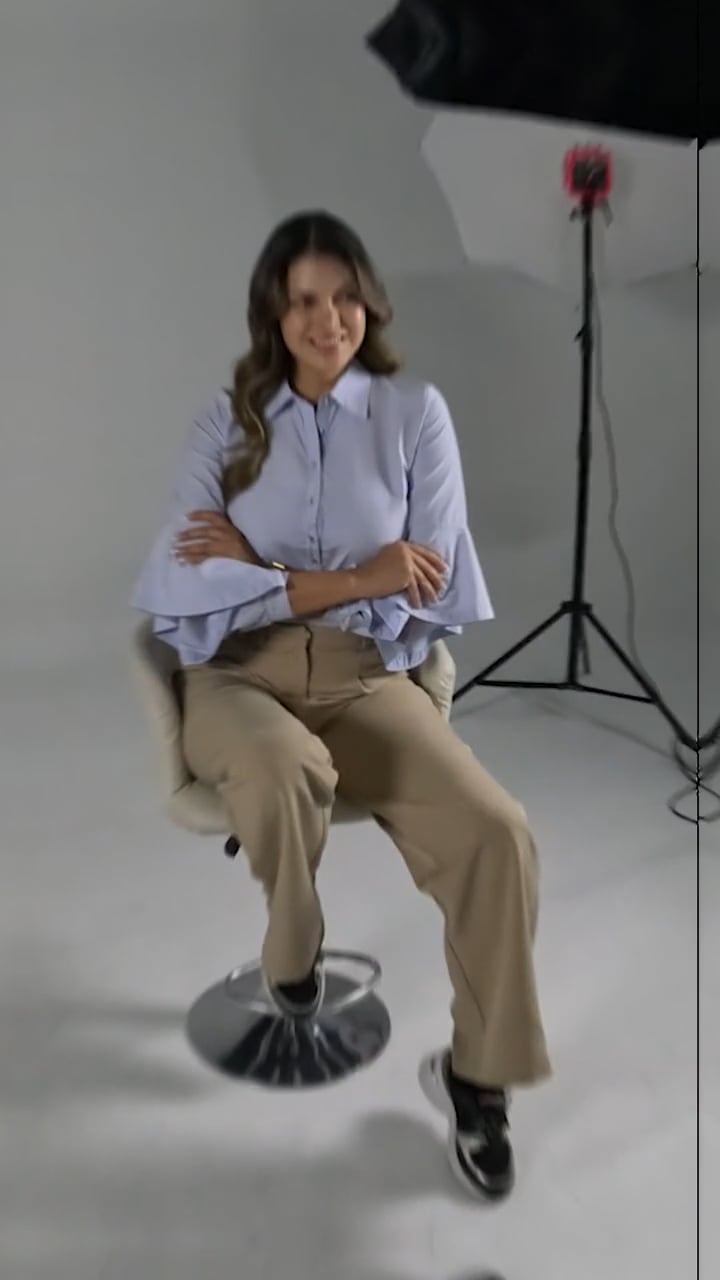 Behind the scenes of a photo shoot for Faces Colombia