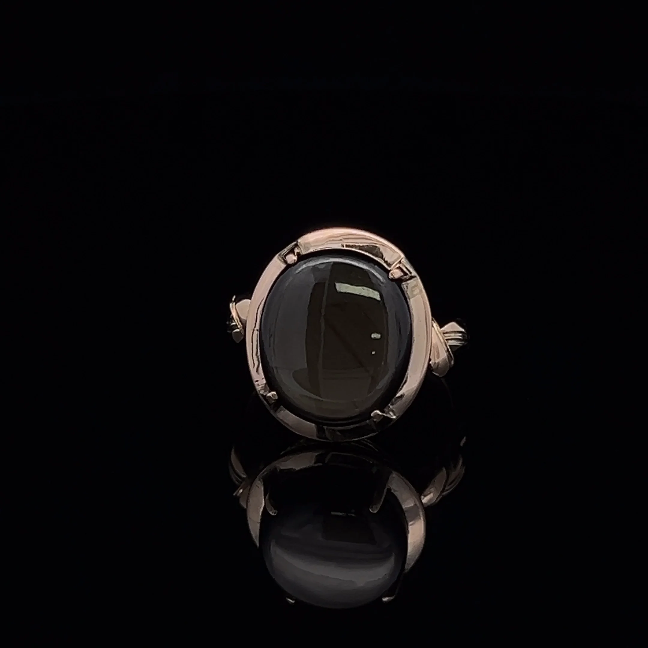 Star sapph ring 564417-9 on Vimeo