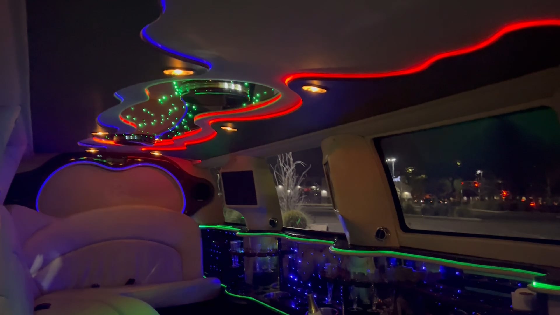 Luxury Limousine Service | Tony's Limo's LLC