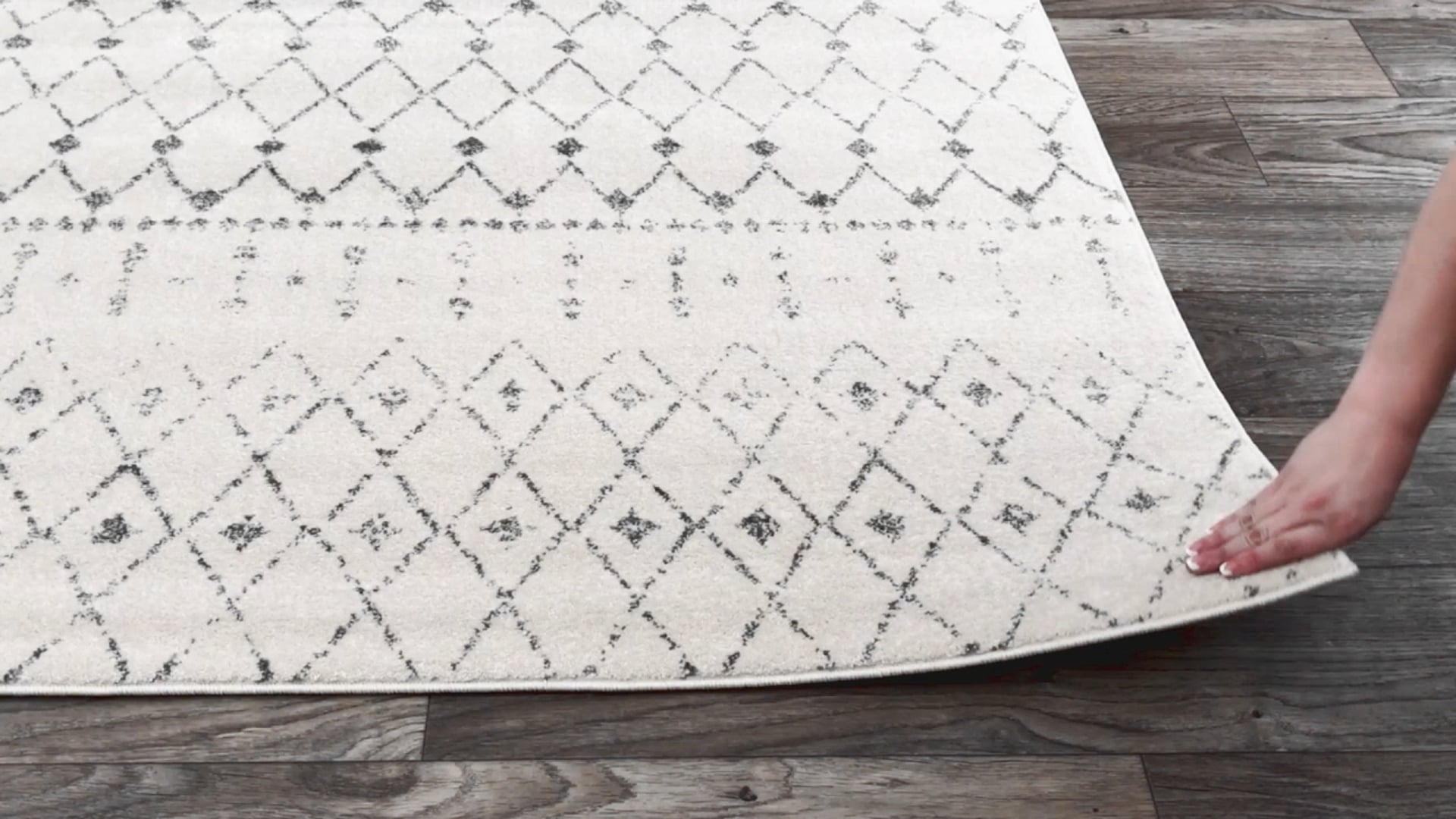 Moroccan Blythe Contemporary Area Rug, 6'Round - Scandinavian - Area ...