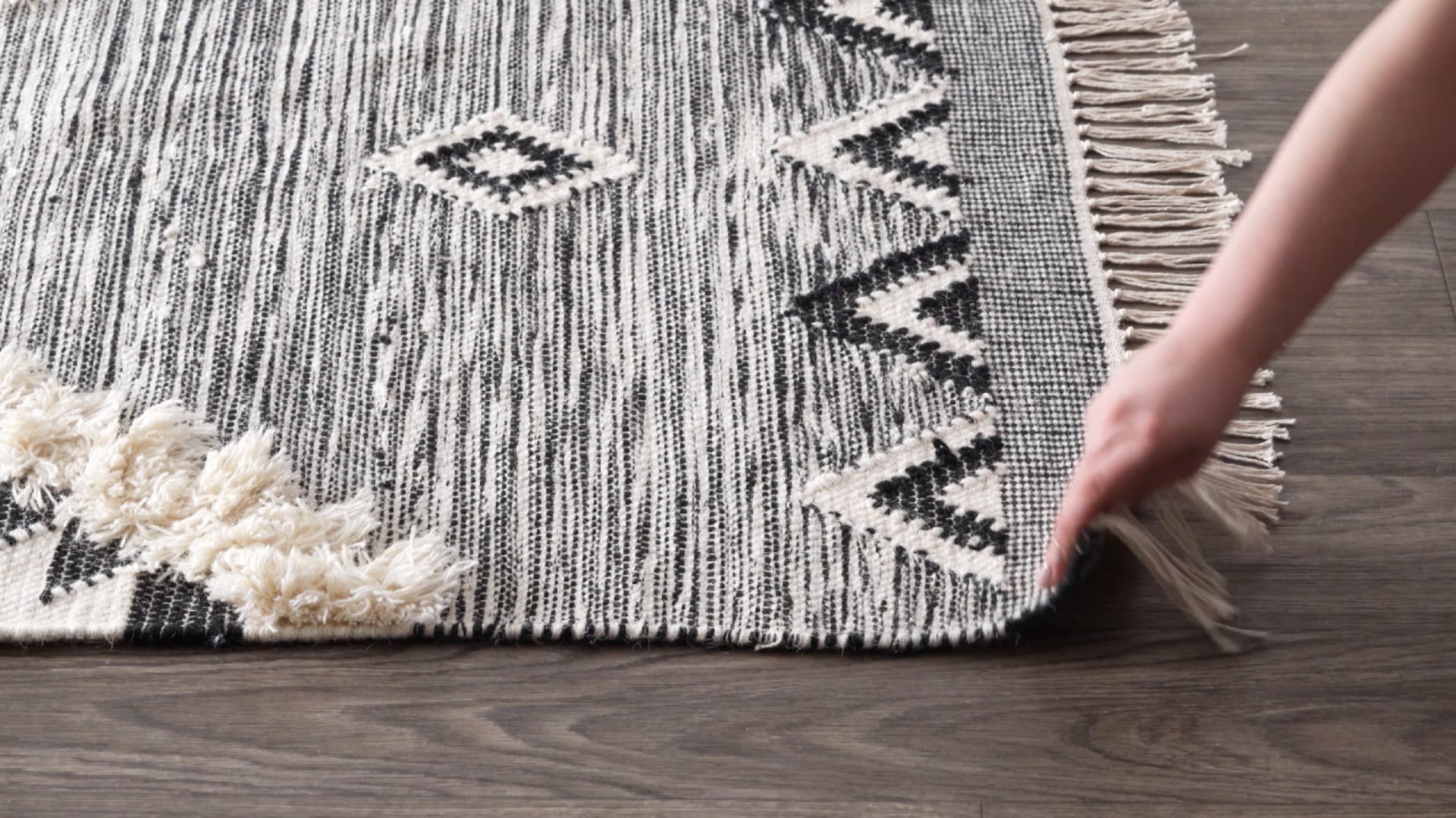 nuLOOM Hand Woven Wool Savannah Moroccan Fringe Area Rug, 5'x8 ...