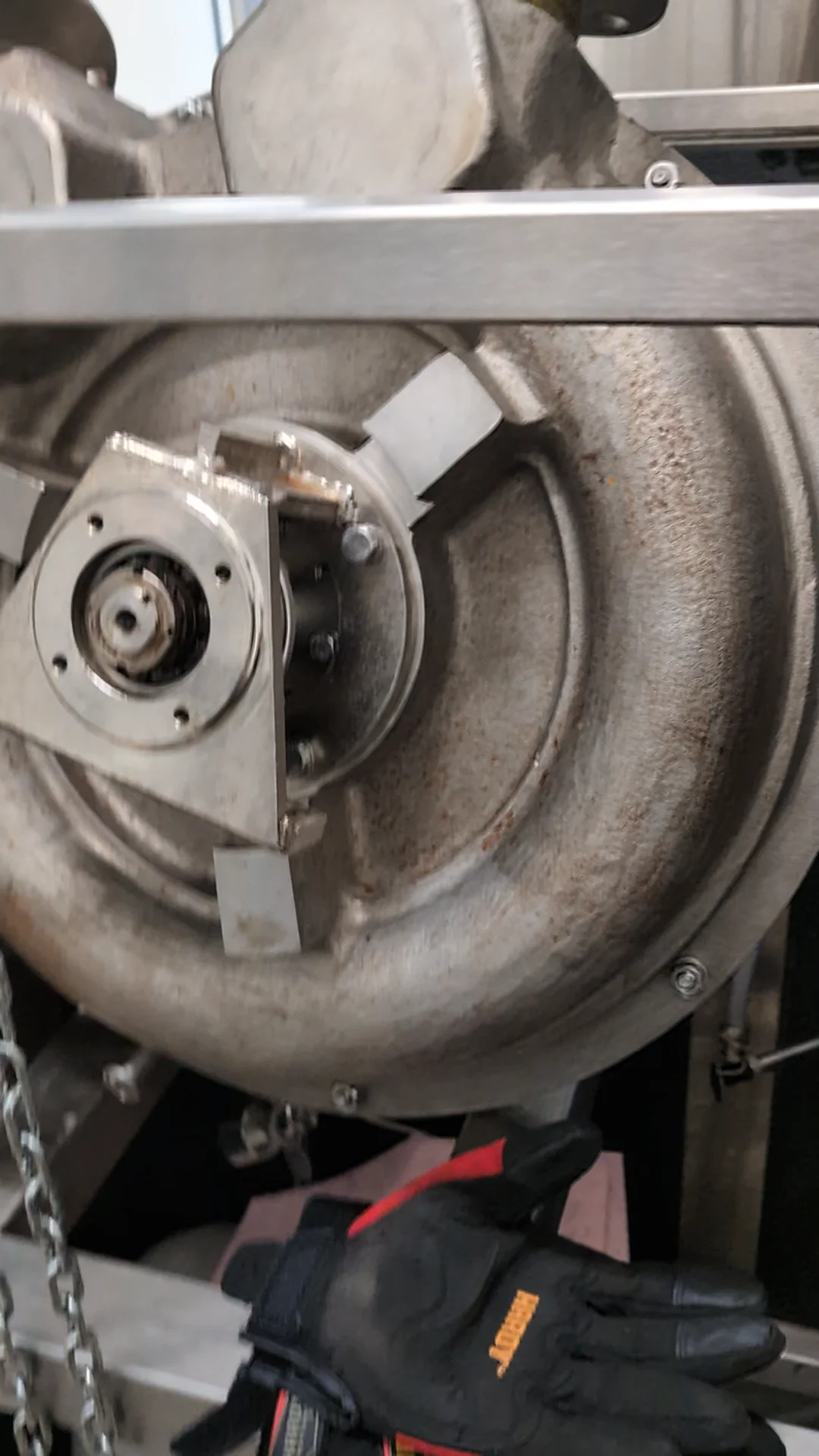 Smooth rotation of non drive side bearing on Vimeo