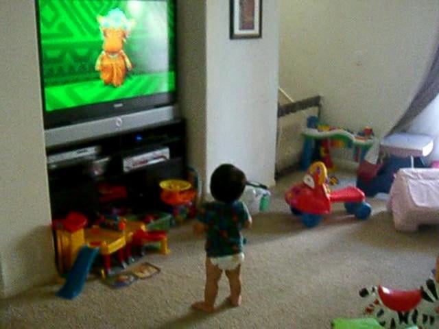 Dancing to Backyardigans on Vimeo