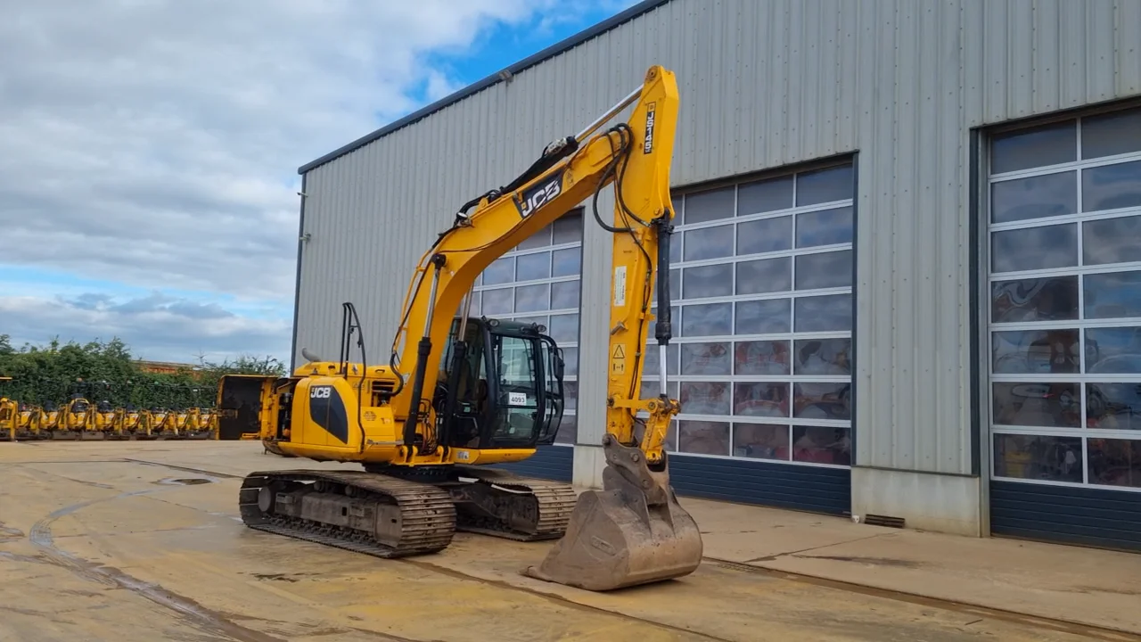 JCB JS145LC - Leeds June 24 on Vimeo