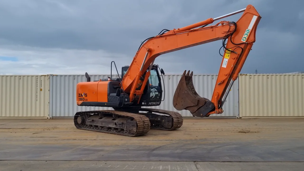Hitachi ZX180LC-5B - Leeds August 24 on Vimeo