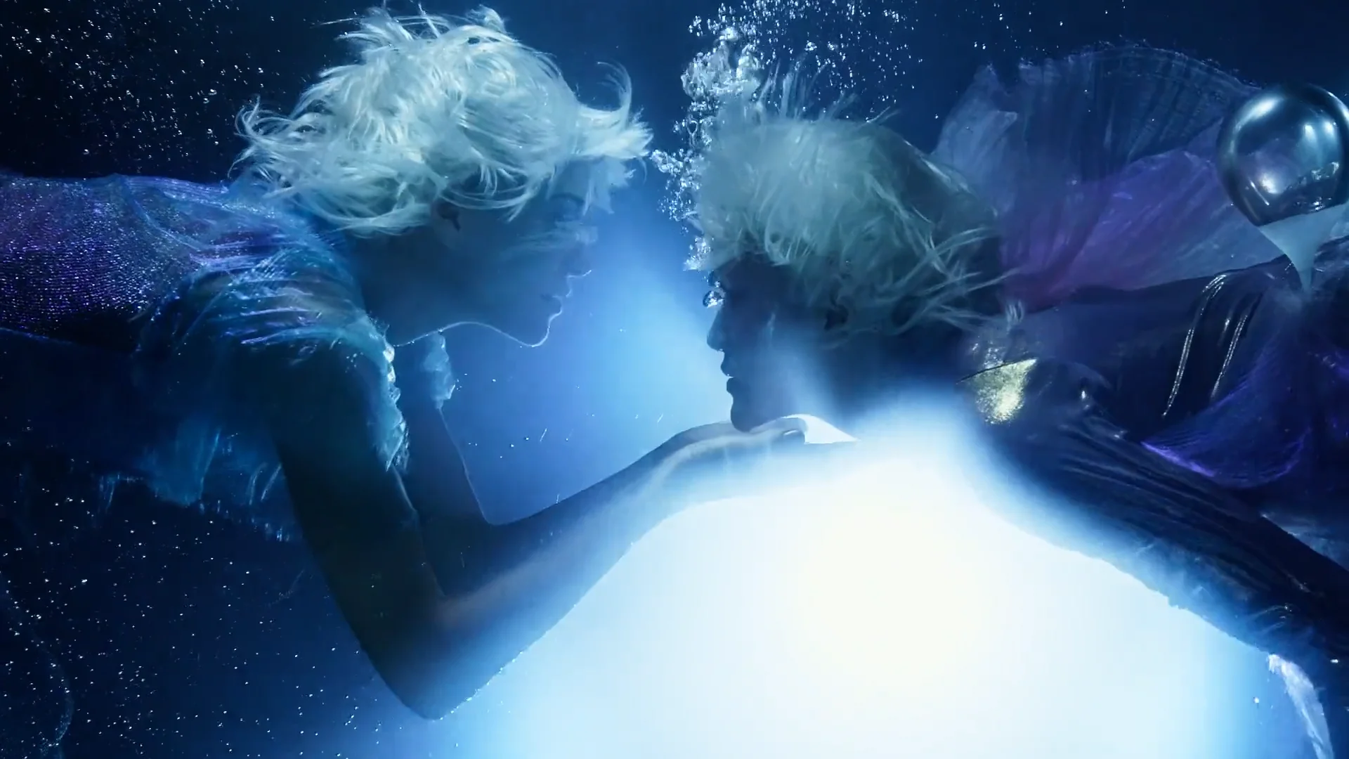 Underwater Fashion Film on Vimeo