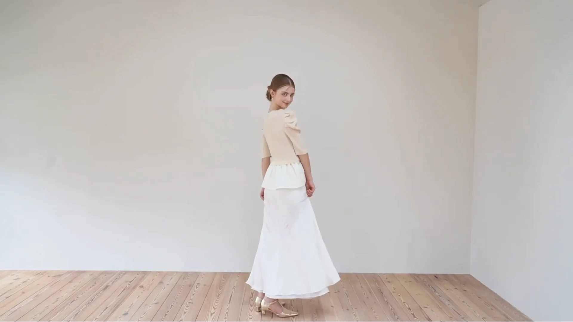 satin flare skirt | Acka.| エーシーケーエー|公式オンライン satin flare skirt | Acka.| エーシーケーエー|公式オンライン