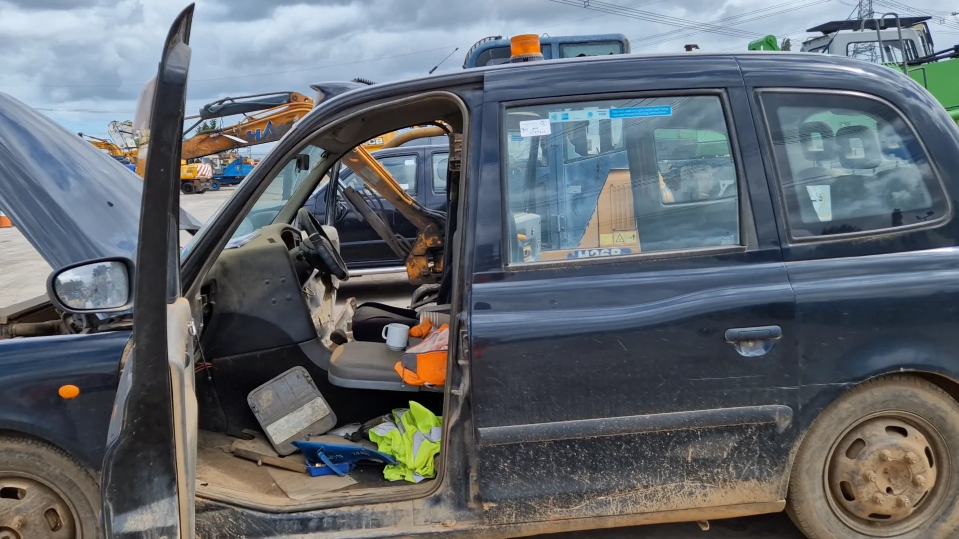 London Taxis International TX4 - Leeds August 24 on Vimeo