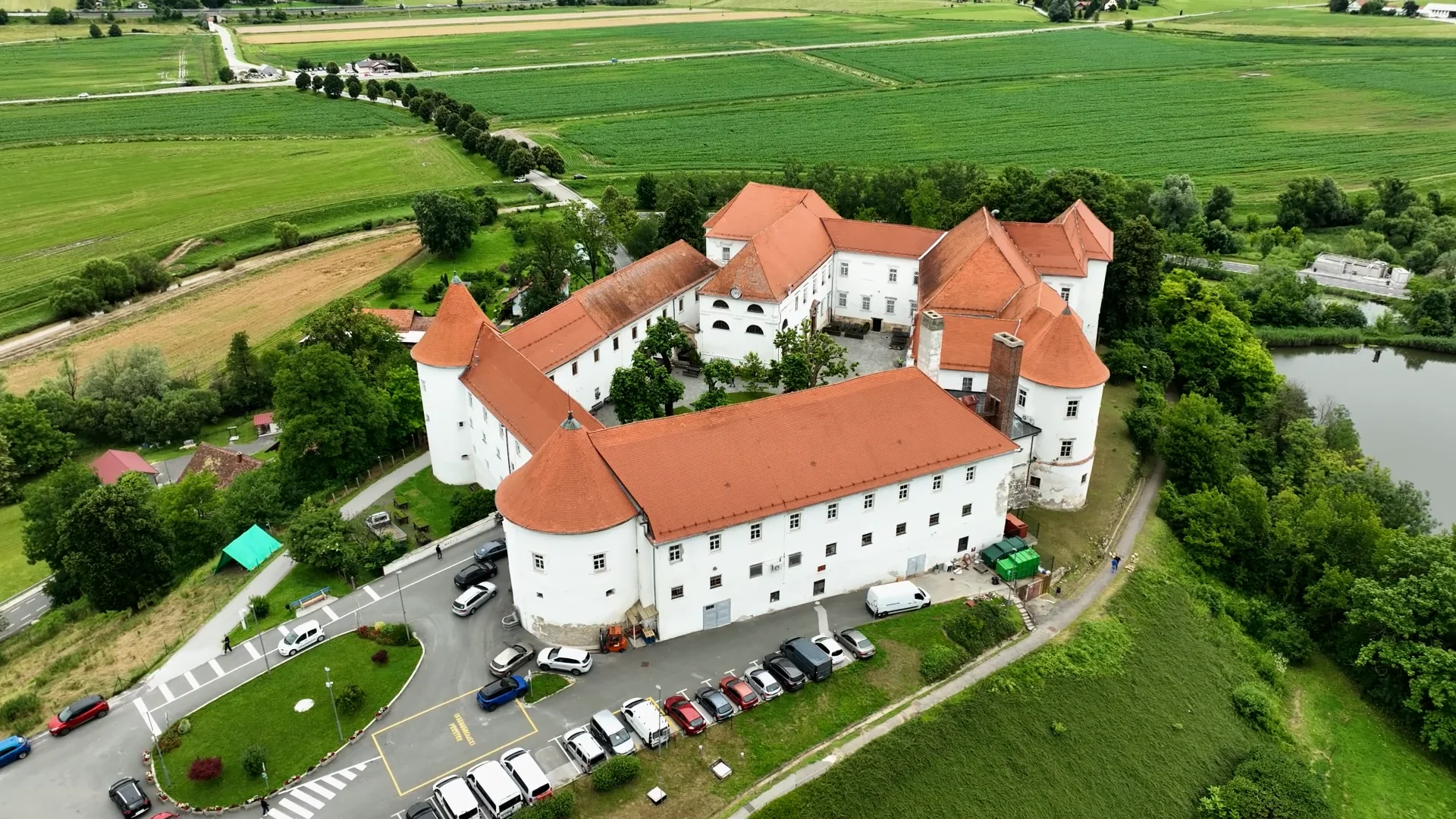 Grad Hrastovec- pričevalec stoletij on Vimeo