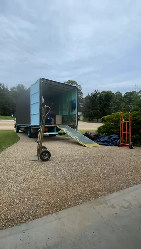 Express Movers Canberra on Vimeo