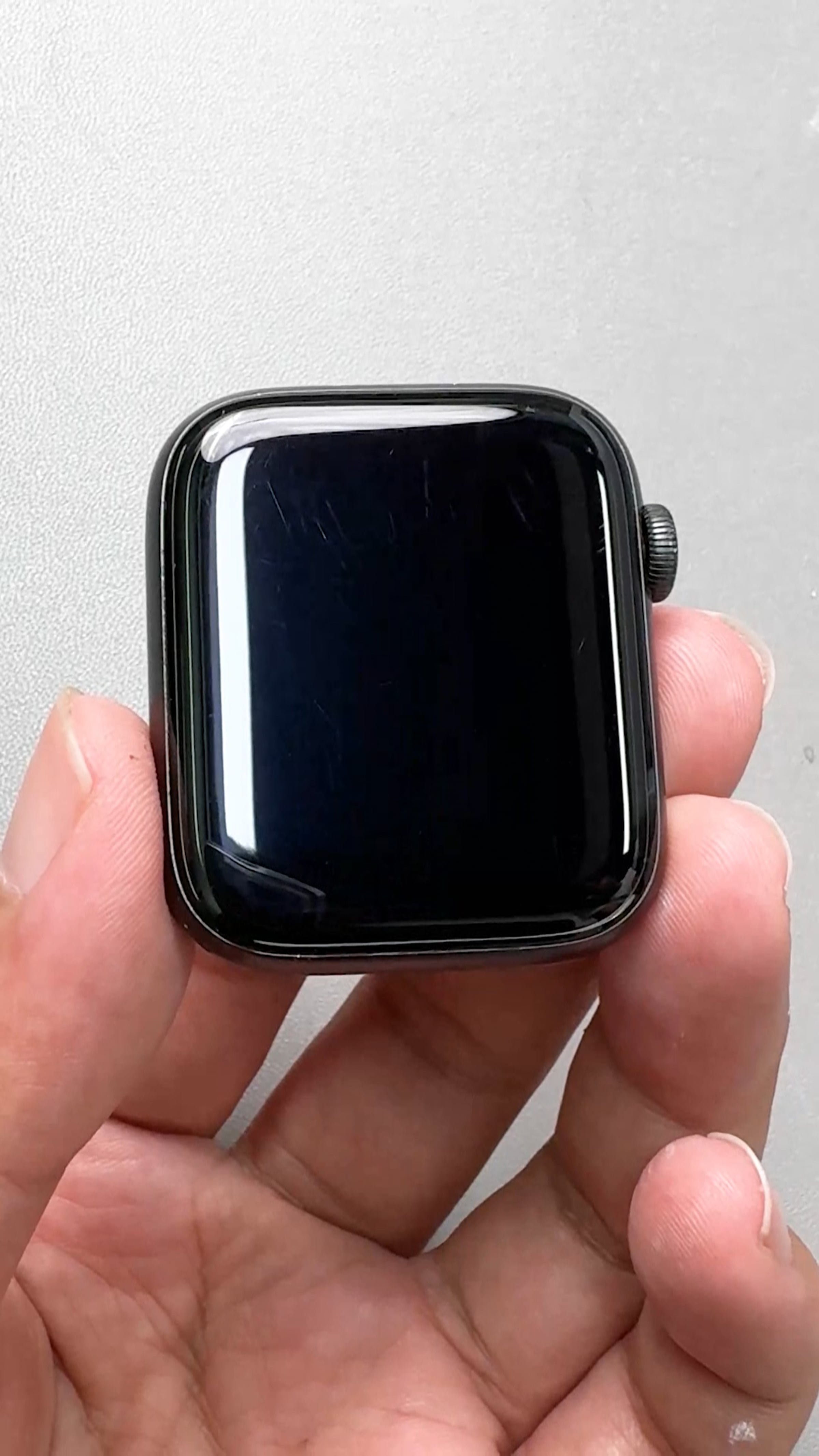 Polishing Apple Watch with REFOX AP32 Desktop Polishing Machine