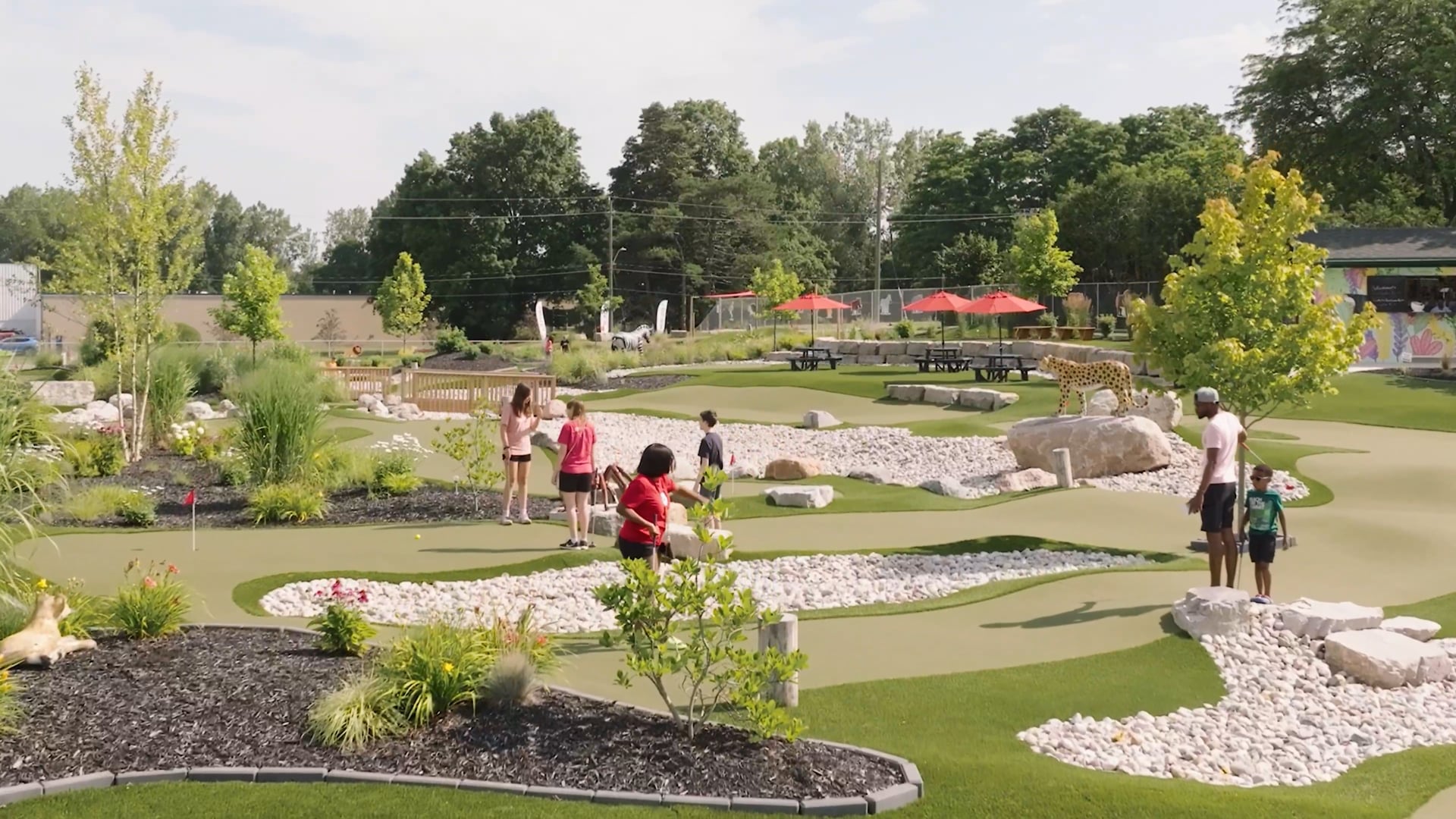 Putting Zoo - Outdoor Mini Golf in St. Thomas, Family-Friendly