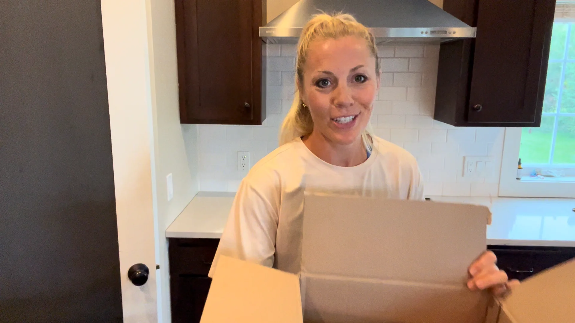 Living Simply Bridget - Affiliate Unboxing Video