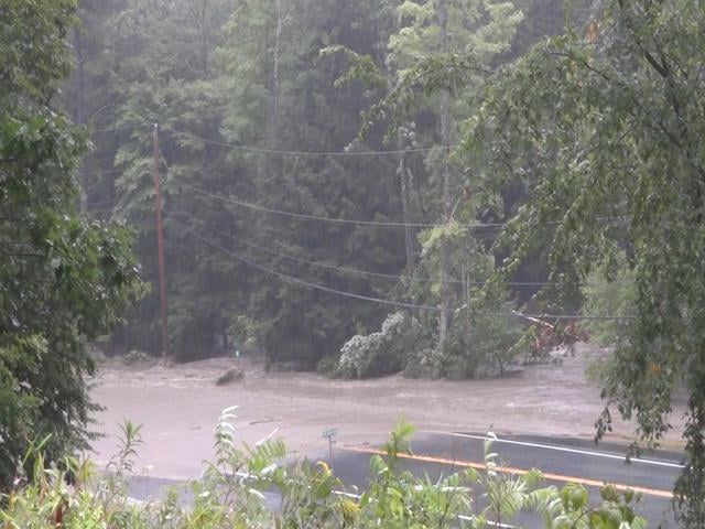 Hurricane Irene flooding from Whetstone Brook on Vimeo