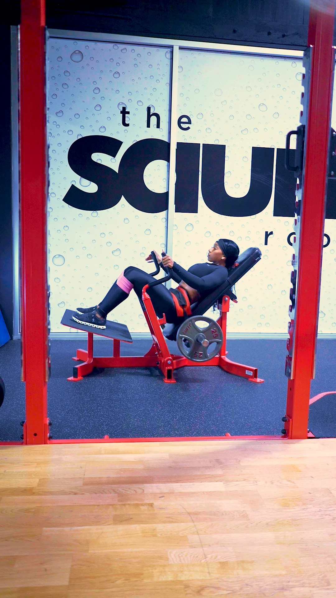 Banded Hip Thrust Machine