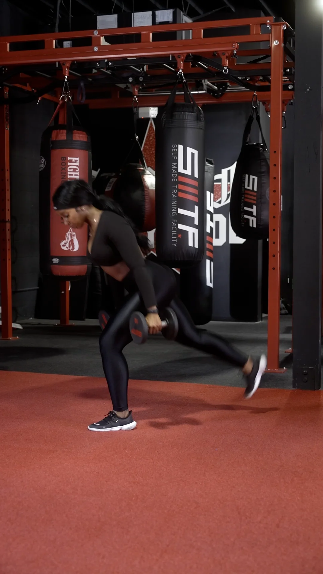 DB 2- Count Pulse Lunge With Kickback (R. leg)