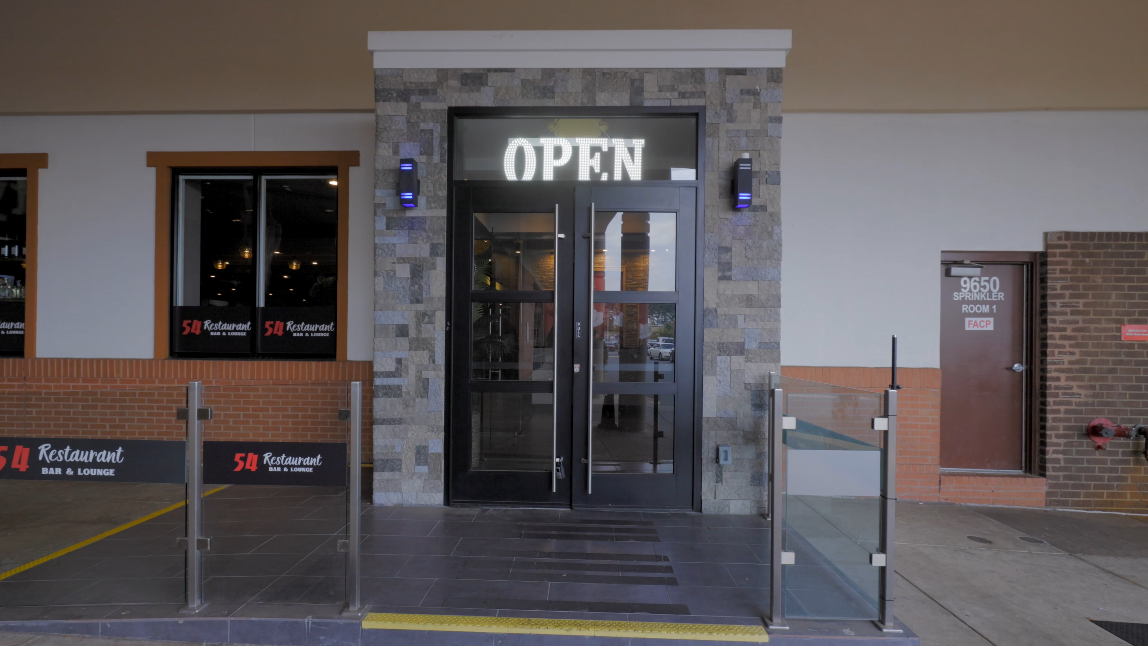 Vietnamese Restaurant & Lounge | 54 Restaurant Bar & Grill