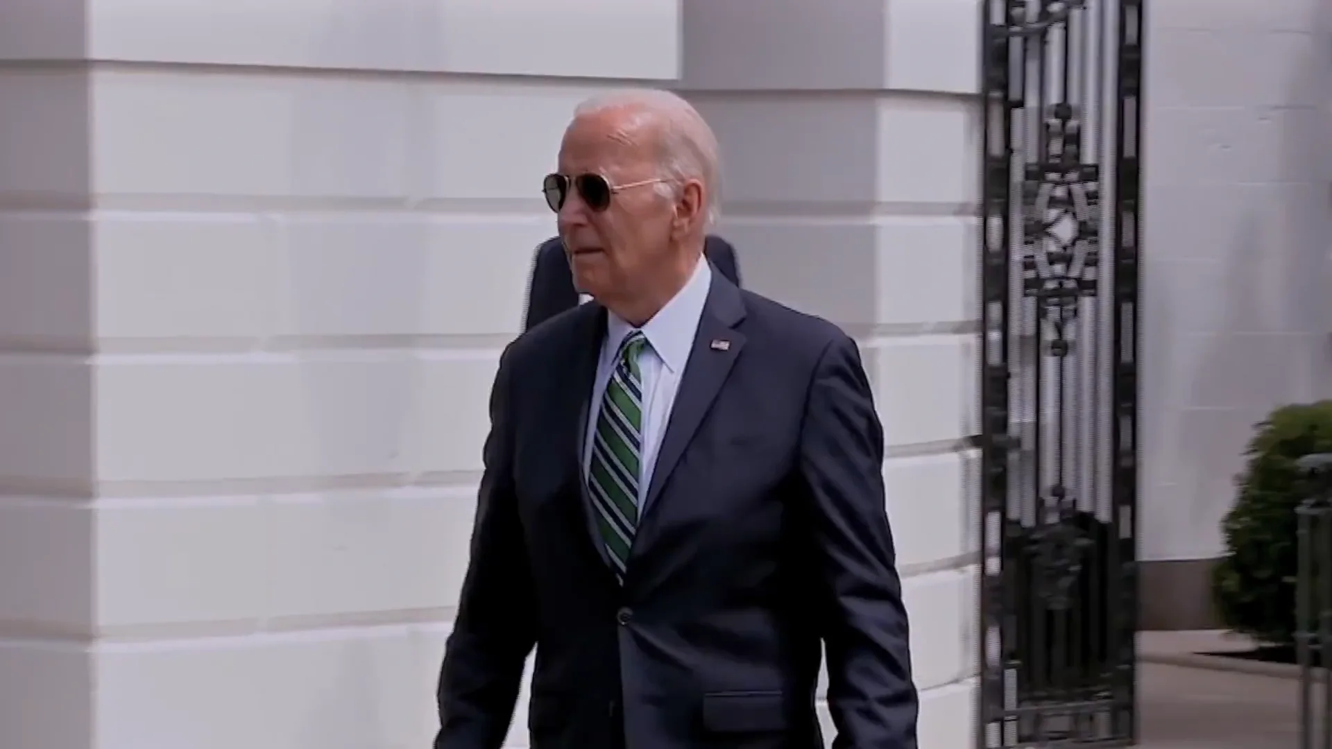 Press Gaggle: Joe Biden Speaks to Reporters Before Marine One Departure ...