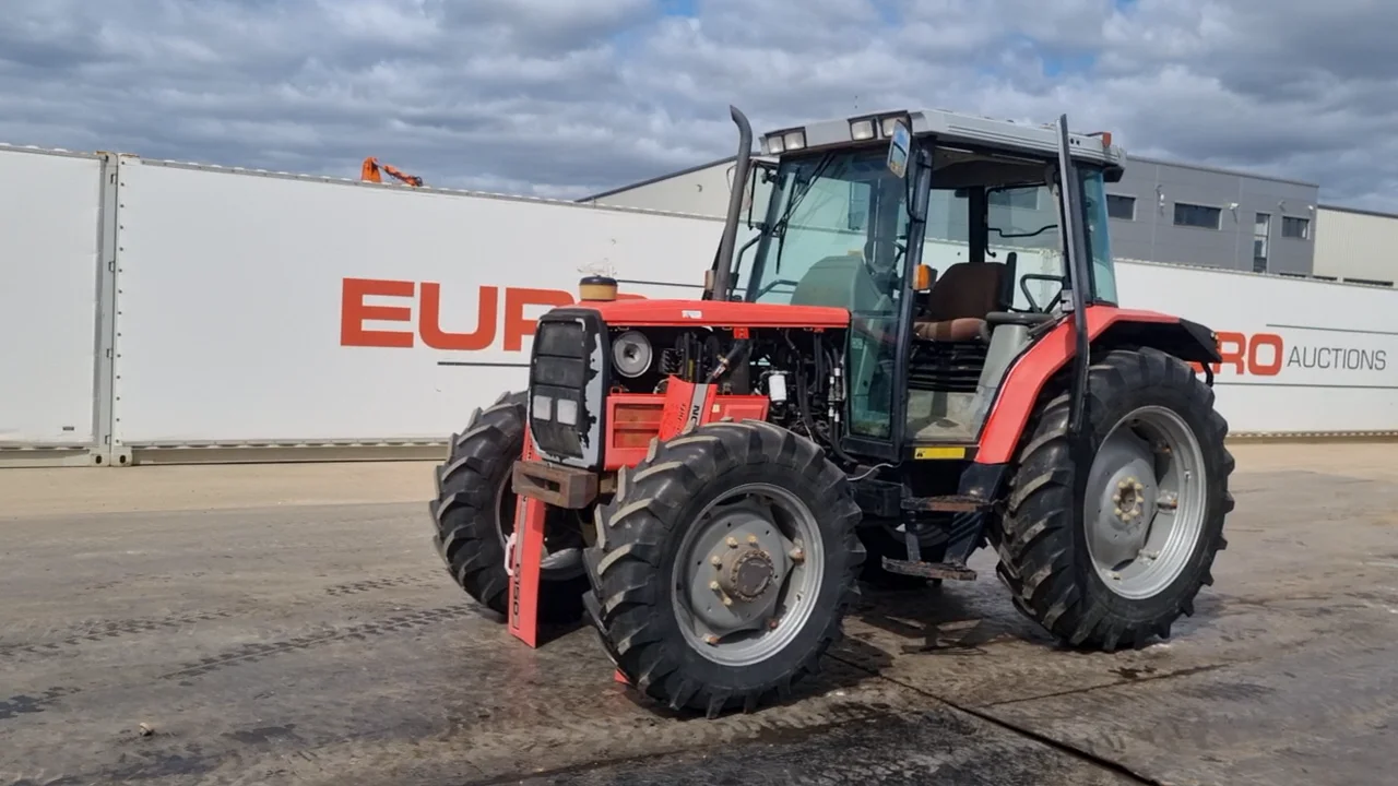 Massey Ferguson 6150 - Leeds September 24