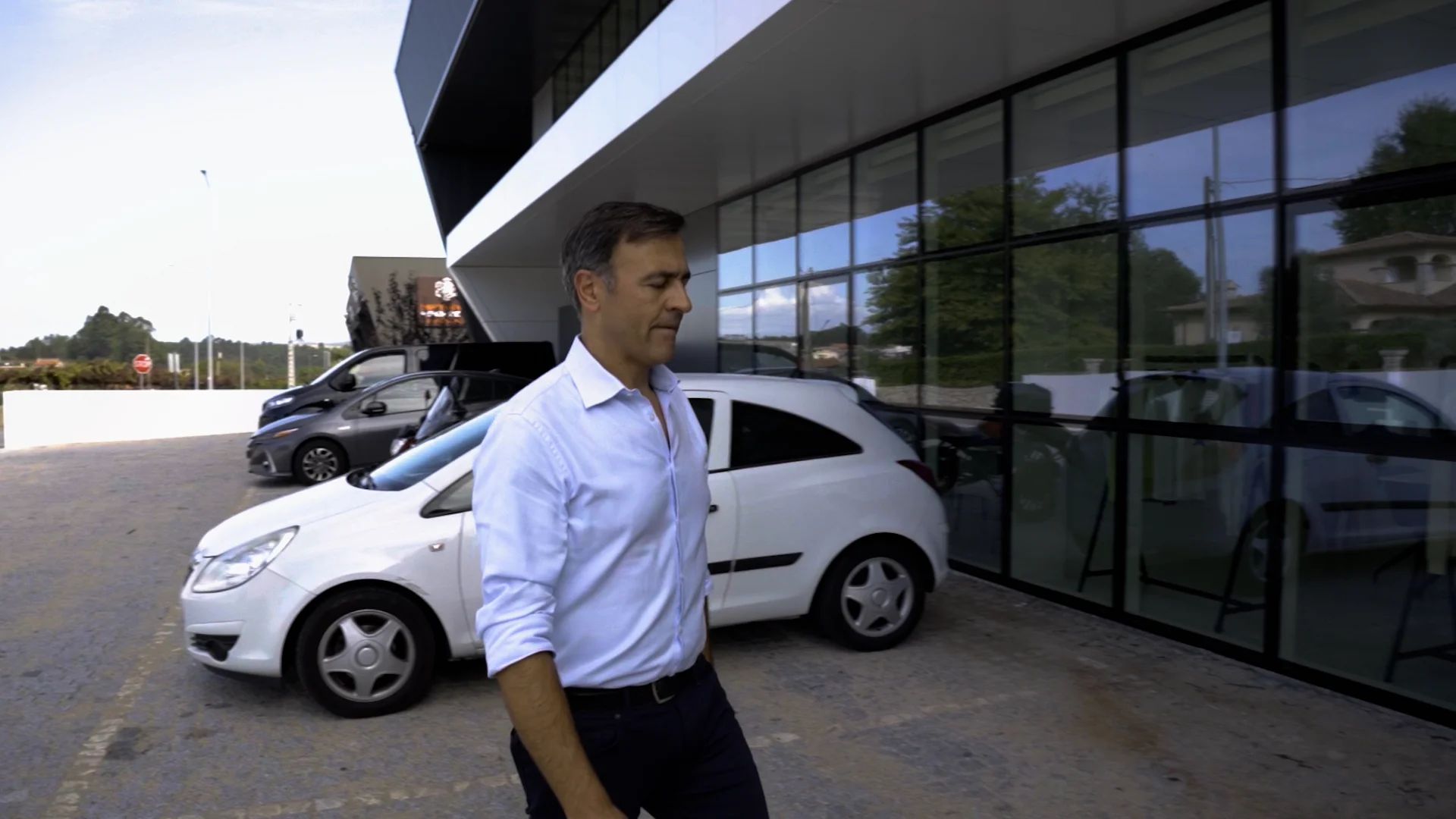 Empowering Apparel Design: Wonder Raw's Journey with Kornit Technology