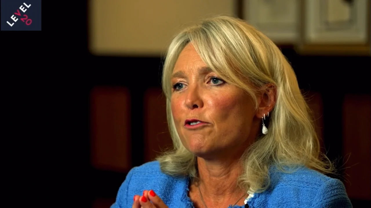 Cheryl Potter Clip 6