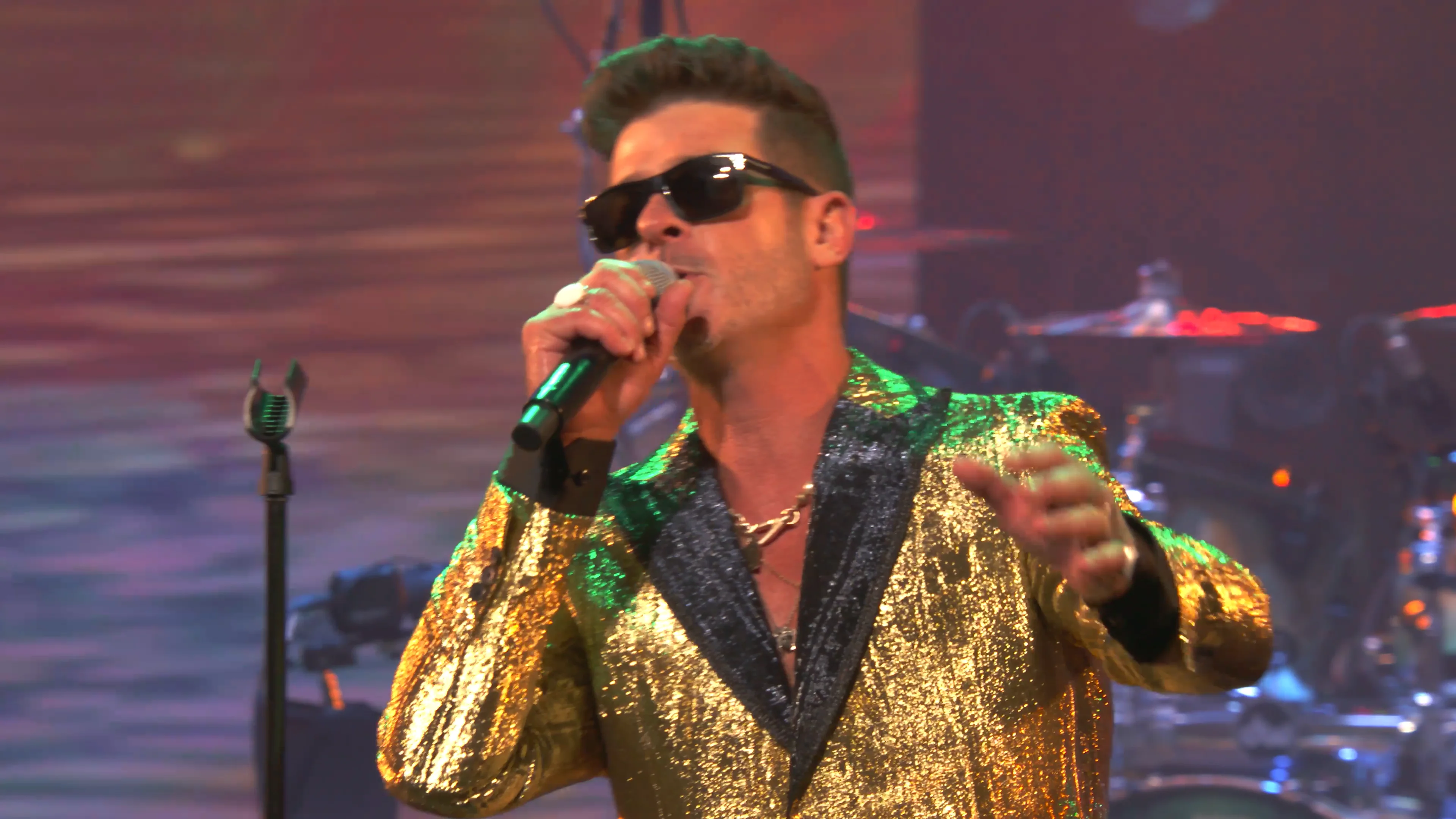 CHICAGO SATURDAY IN THE PARK - FEATURING ROBIN THICKE