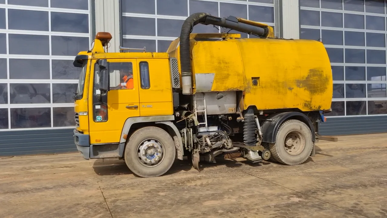 Volvo FL220 - Leeds September 24