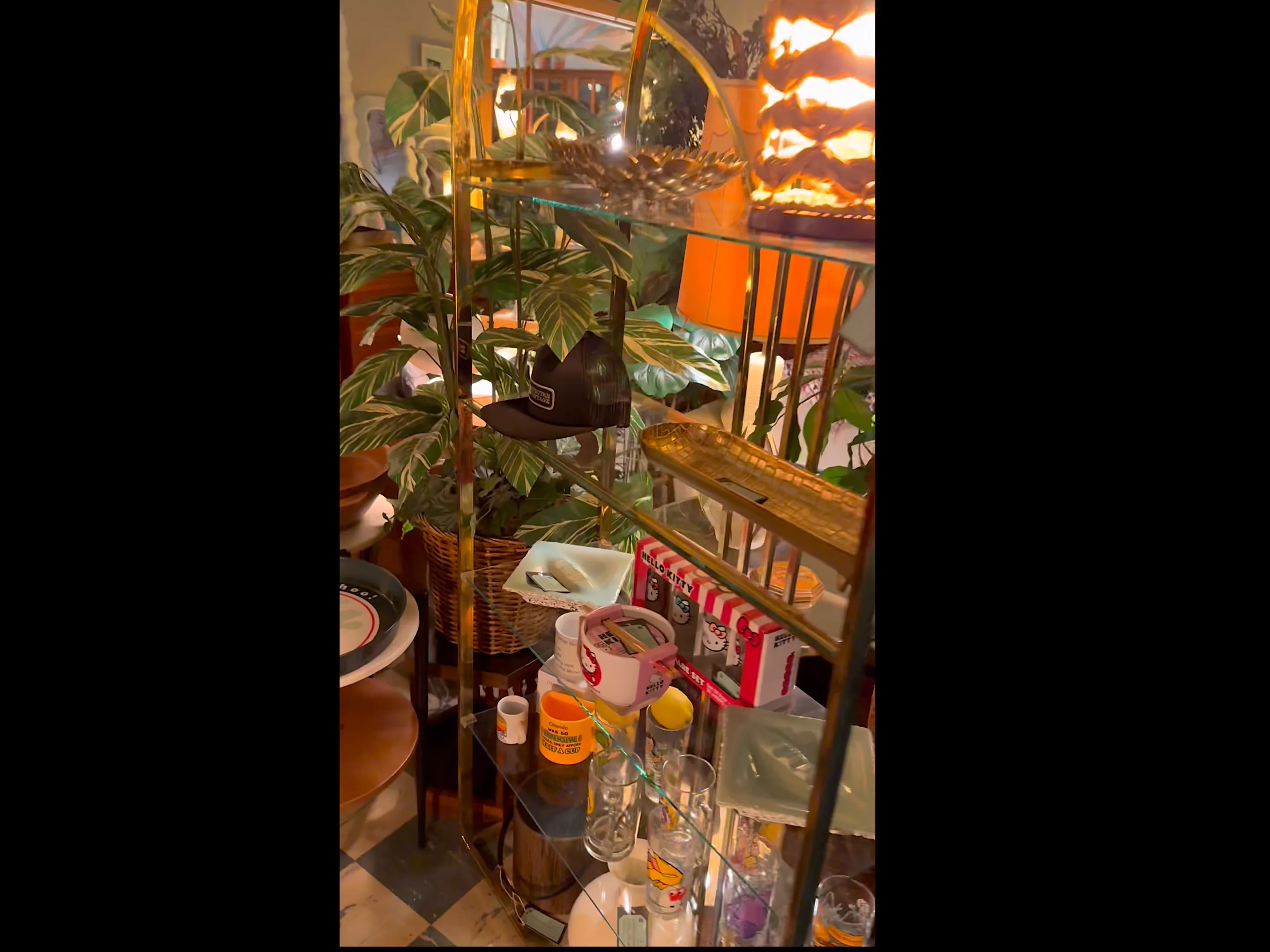 Spectre Vintage - showroom 9/1/24