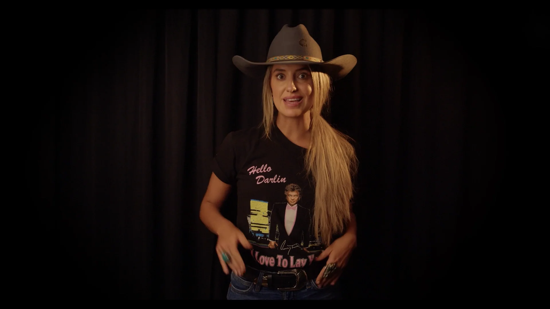 Lainey Wilson Thanks Fans and Valpak