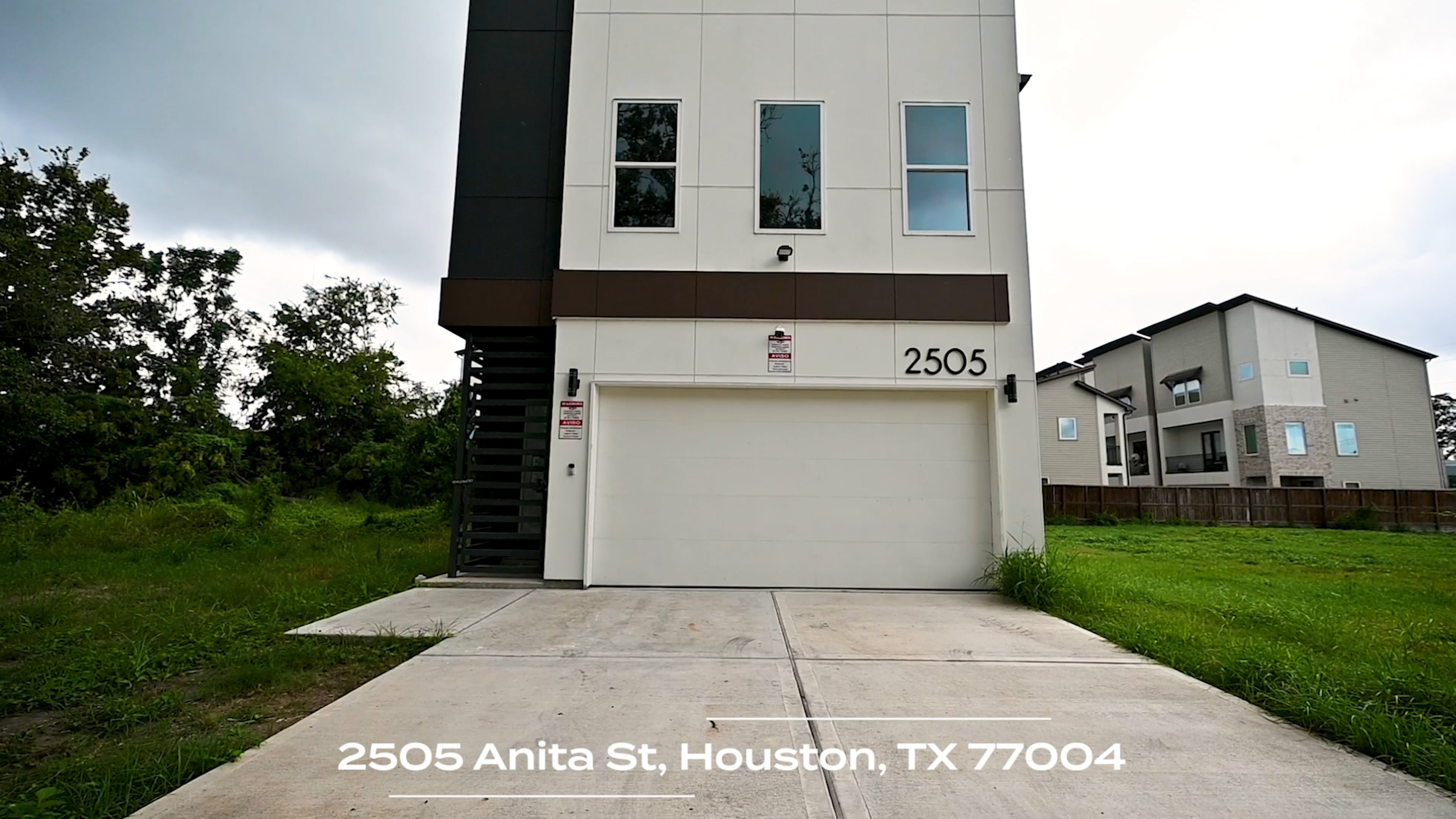 2505 Anita St