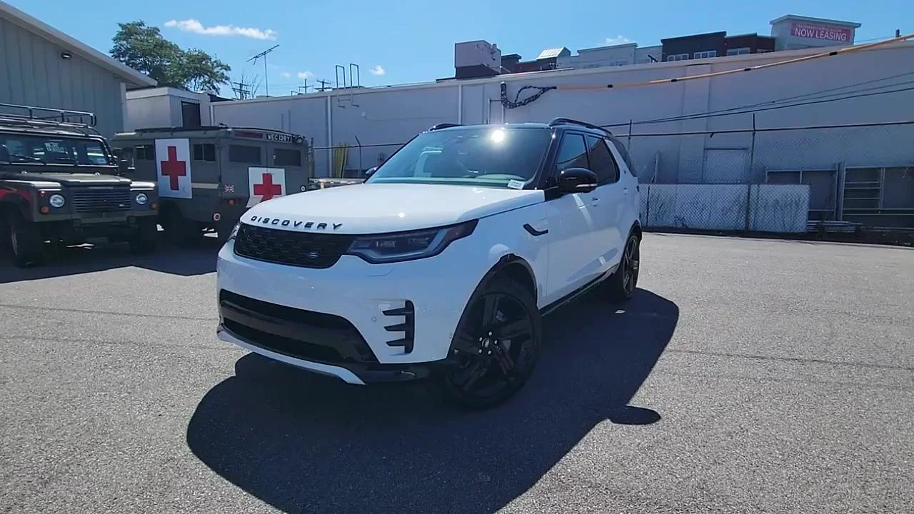 NEW 2024 LAND ROVER DISCOVERY DYNAMIC SE at Land Rover Fairfield (NEW ...