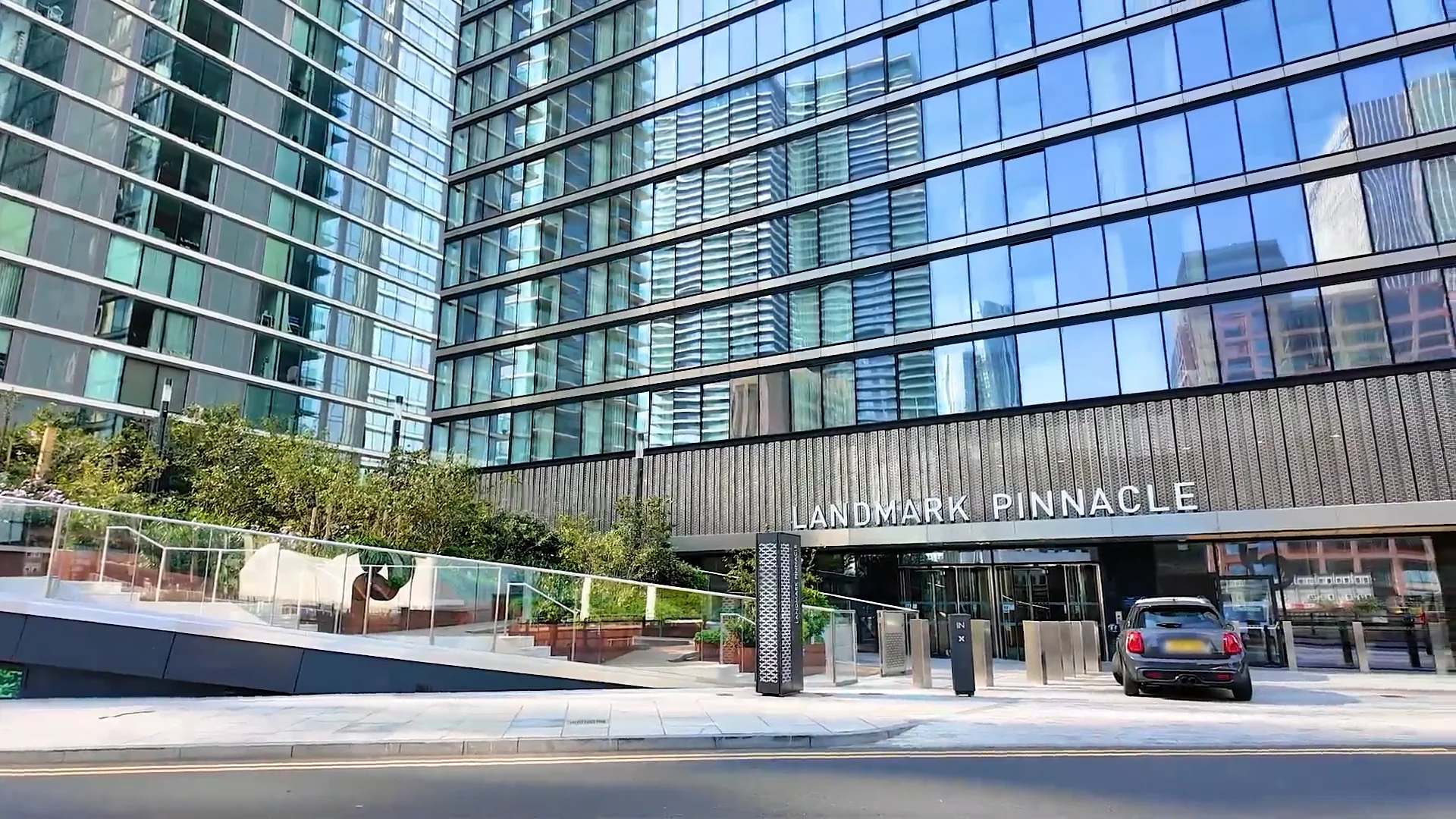 THE LANDMARK PINNACLE