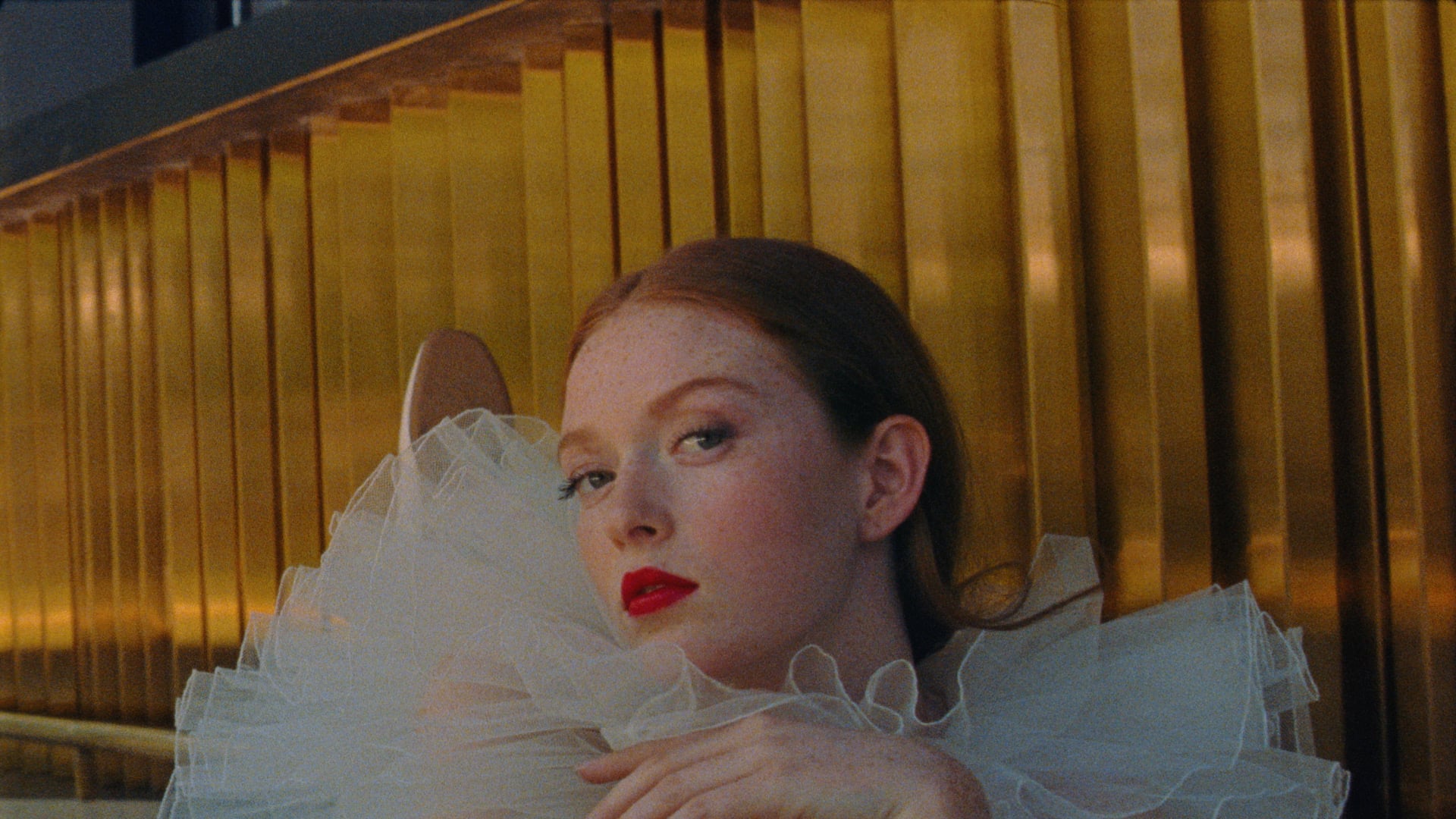 LAURA WEAVER X GIVENCHY - IRRESISTIBLE LOOP