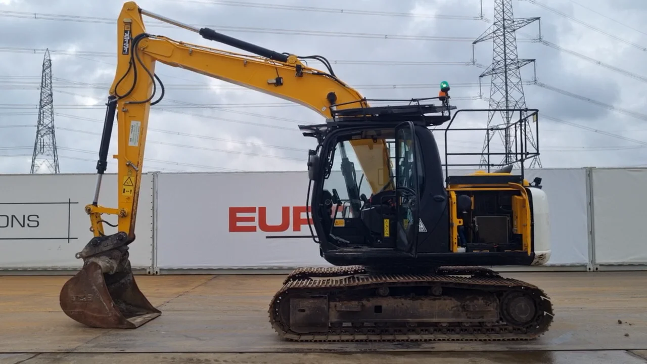 JCB JS131LC