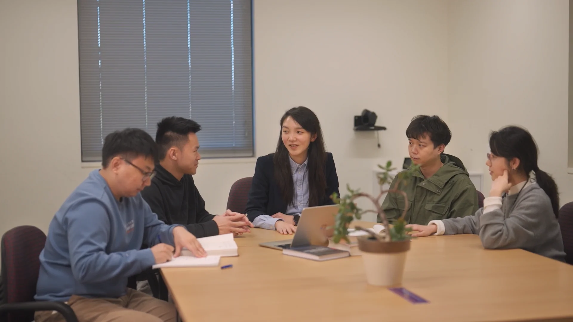 Dr Yadan Luo | 2024 UQ Foundation Research Excellence Award