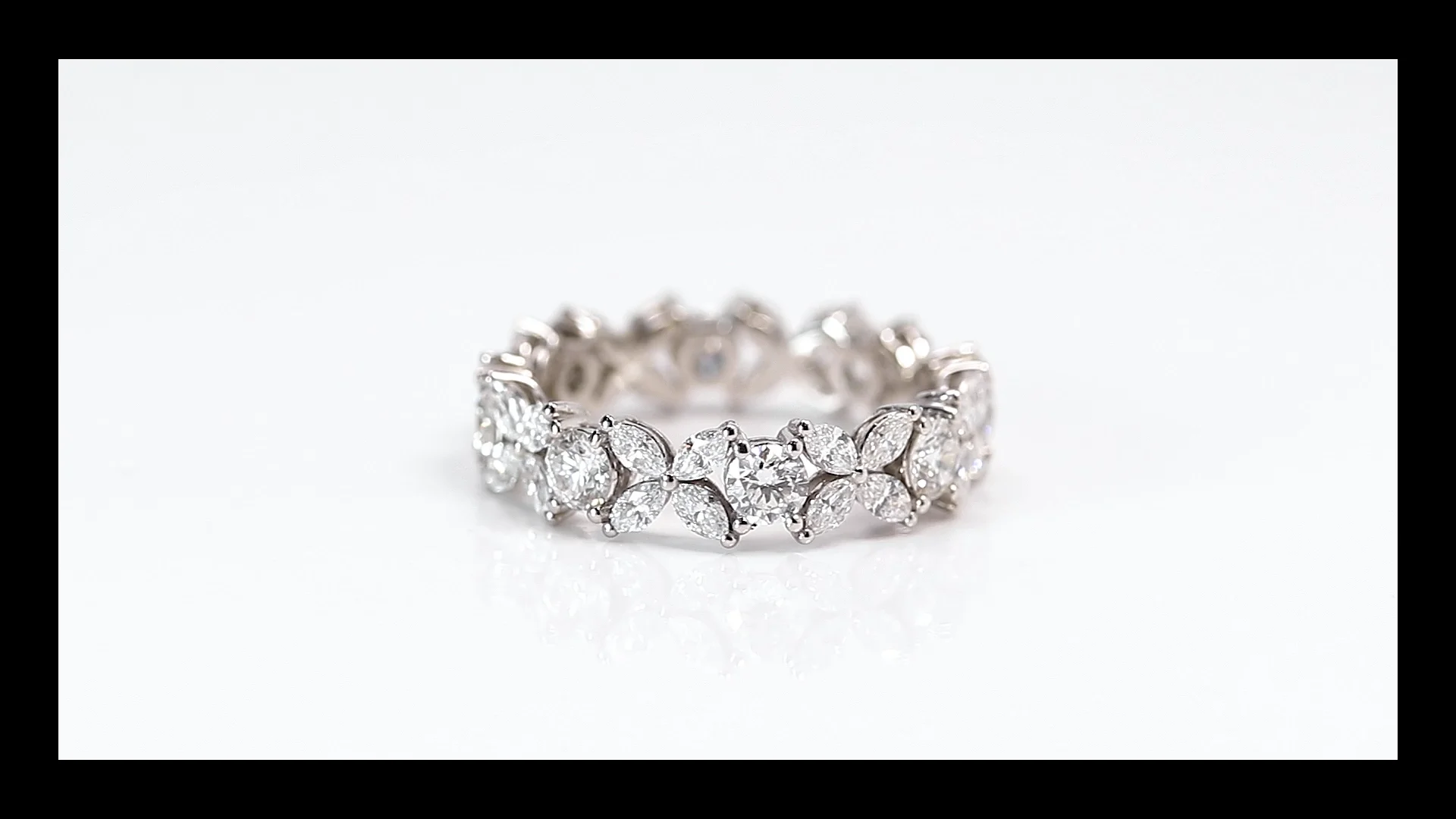 Tiffany & Co. 1.93ct 'Victoria' Alternating Diamond Full Tiffany & Co. 1.93ct 'Victoria' Alternating Diamond Full
