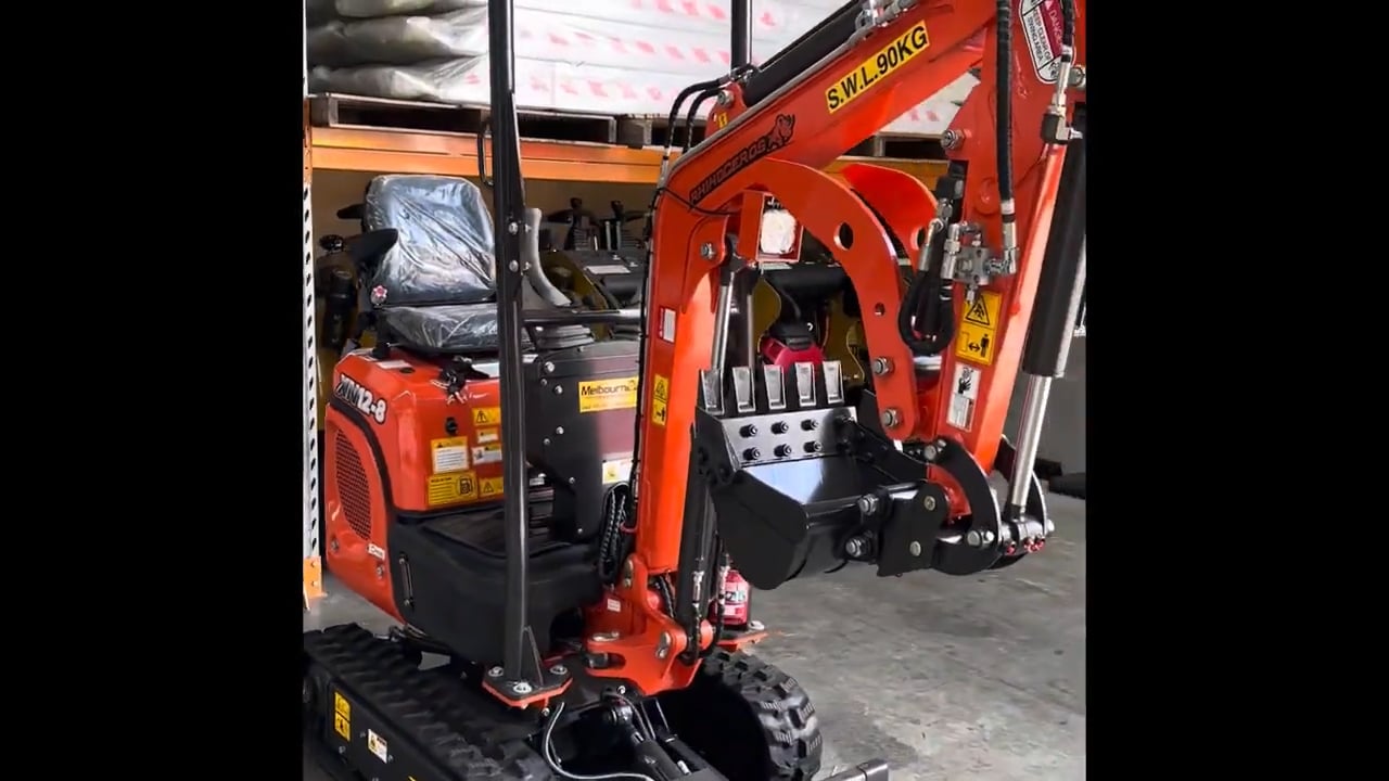 Excavator 1.8T Rover MC18