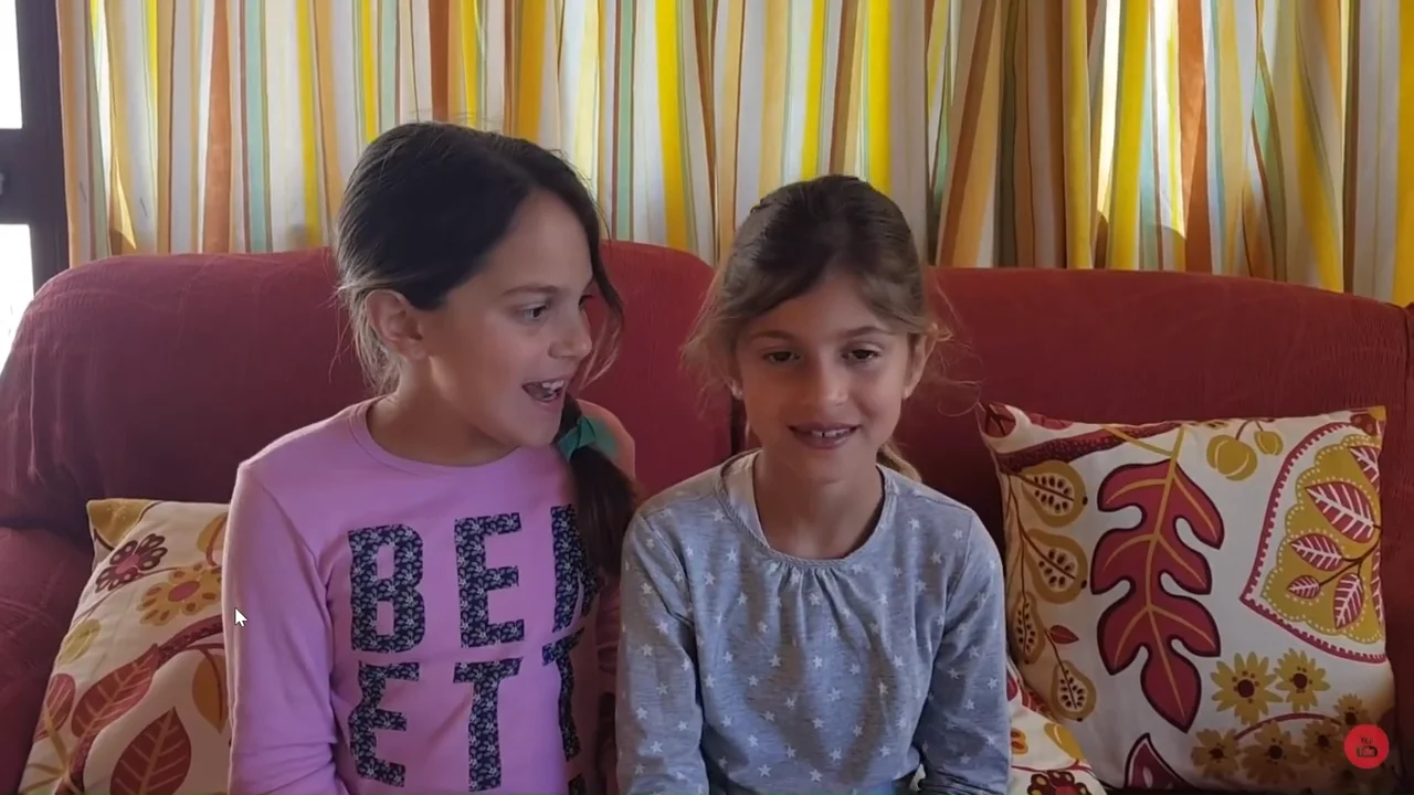 Little girl showing your tongue and uvula