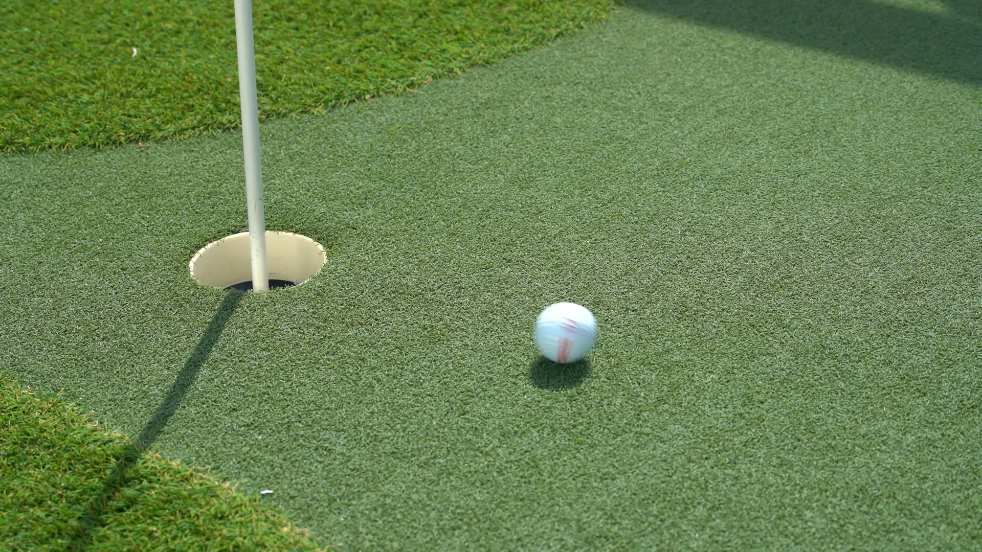 Premium Synthetic Turf for the Ultimate Putting Experience