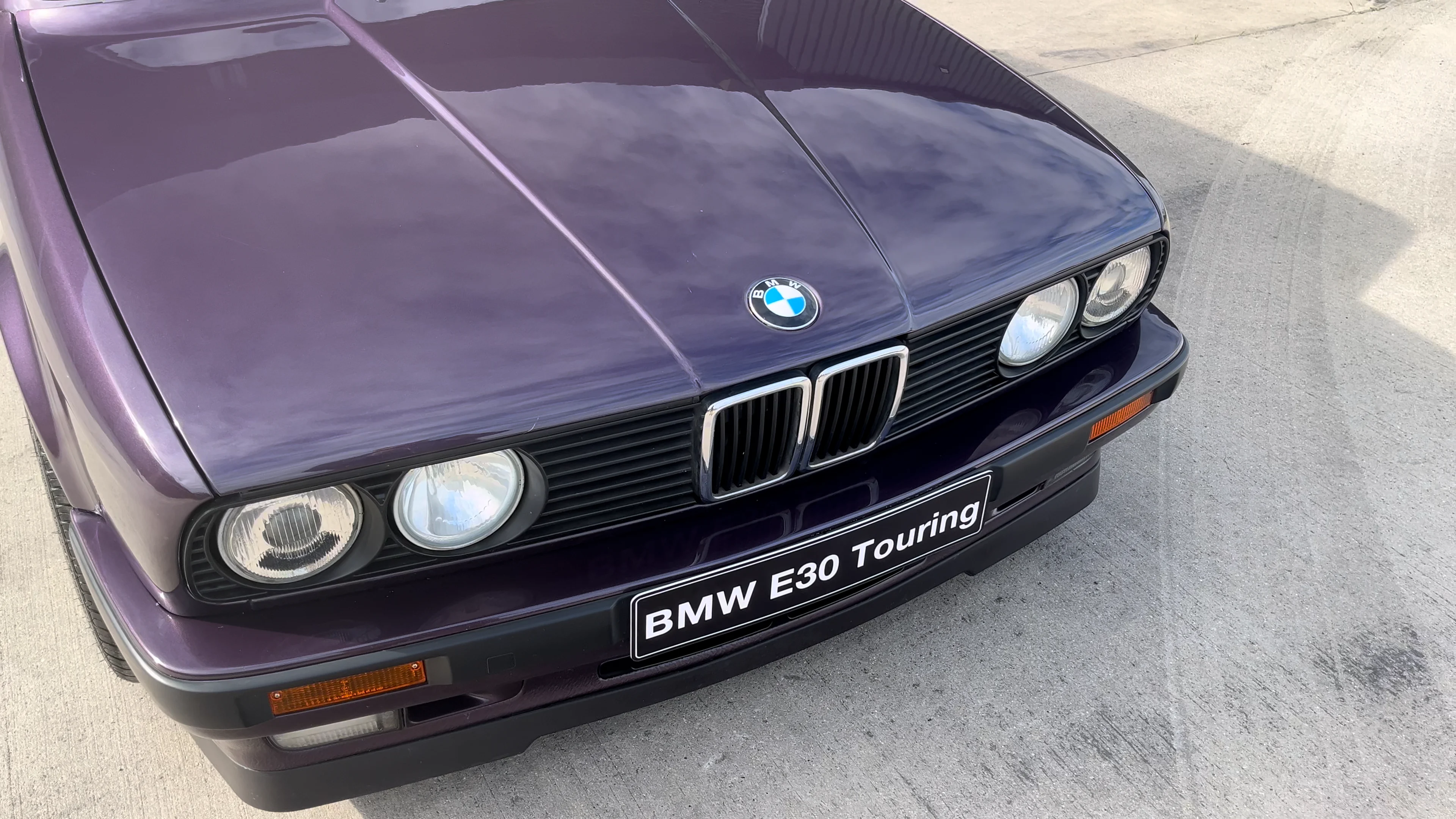 BMW E30 318i Touring - Design Edition Daytona Violet - Walkaround