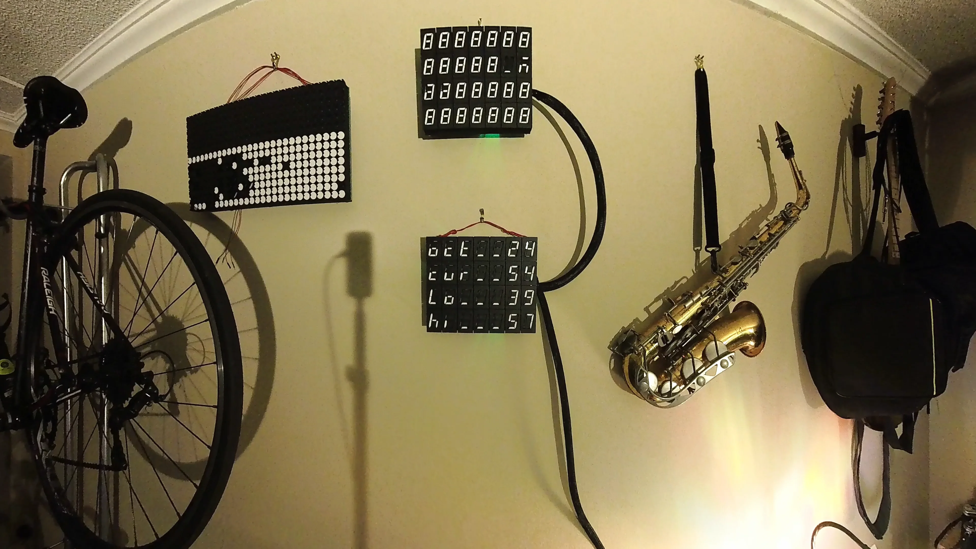 Timelapse of the flip digit sign weather - oct 23 - oct 24.