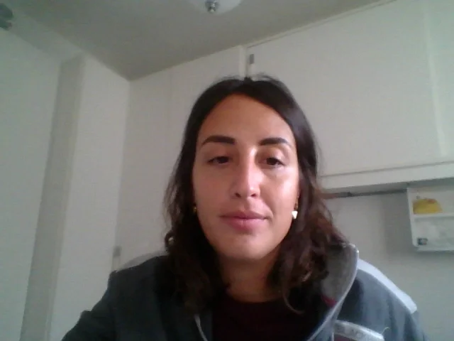 Roni V. tutor video introduction on Preply