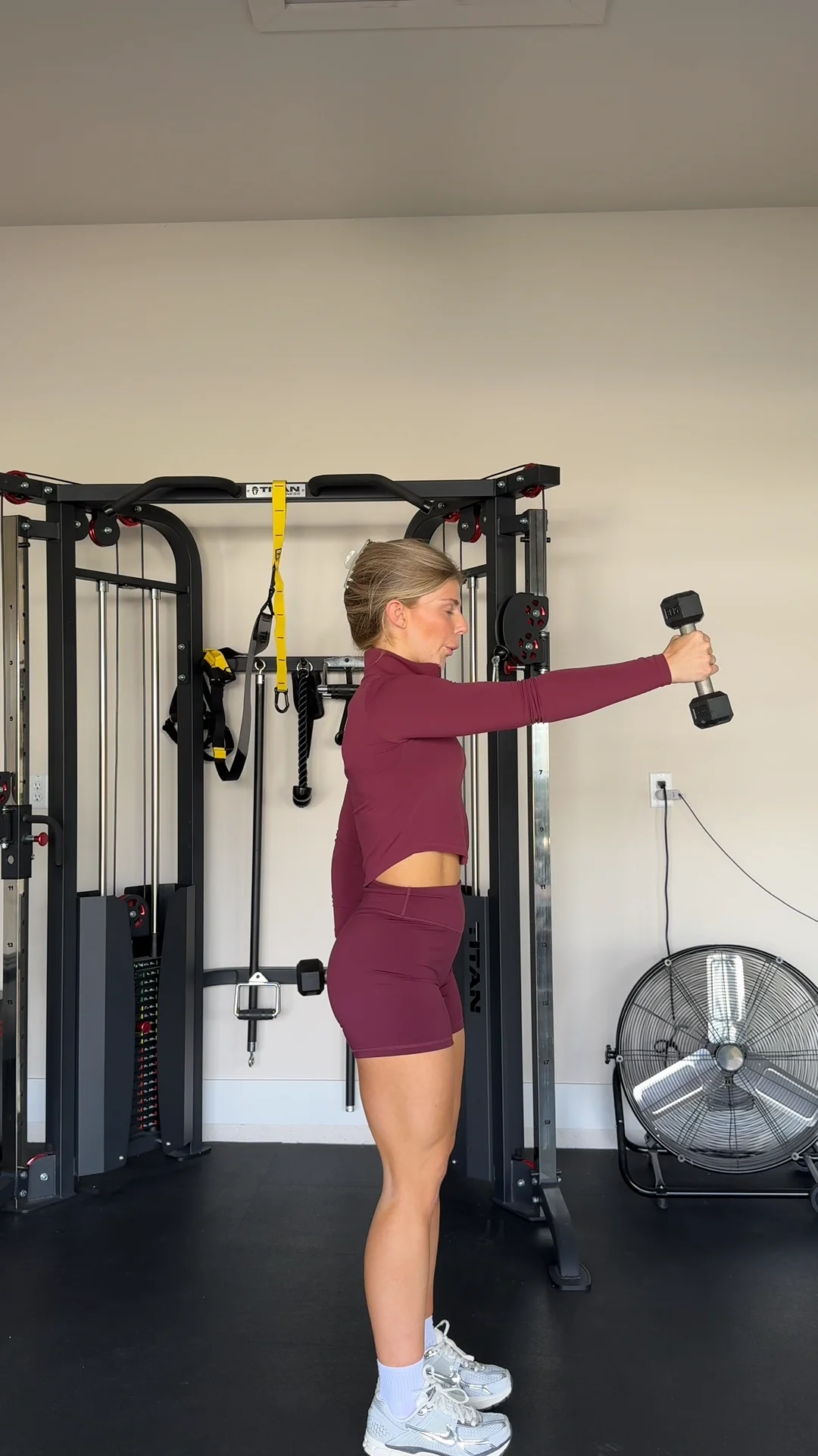 Isometric Hold Front Raise