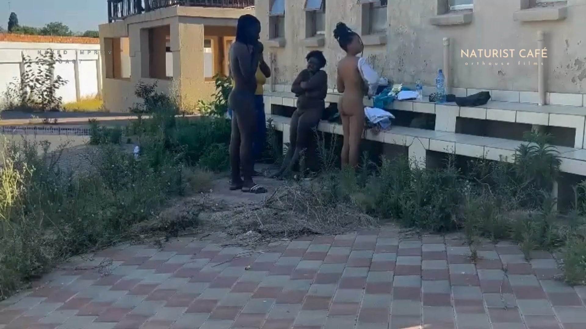 Behind the Scenes | Setting Up, Negotiating with the Sun