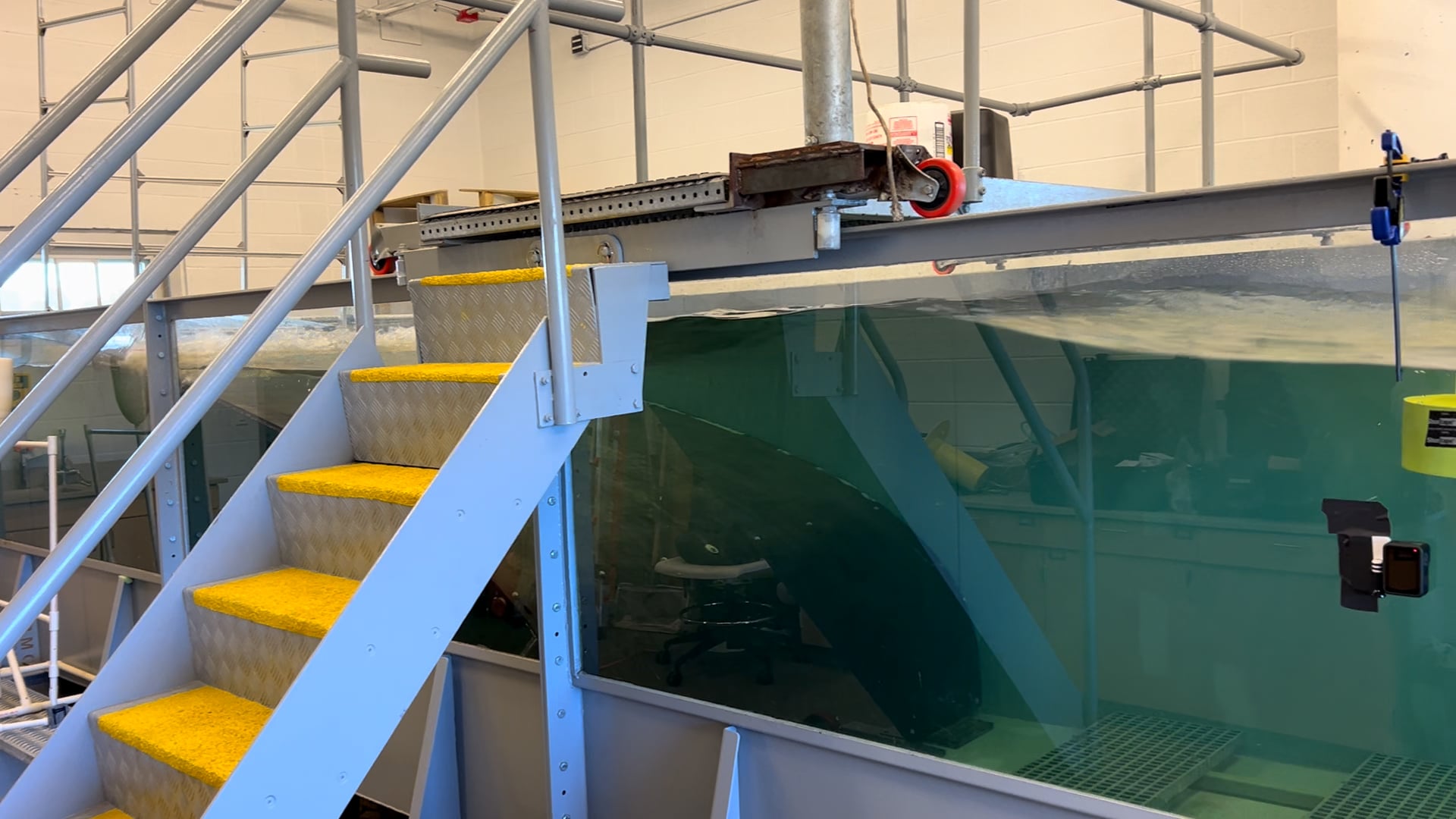 CSI’s wave tank in action – testing PhD student Carson McGuire’s ...
