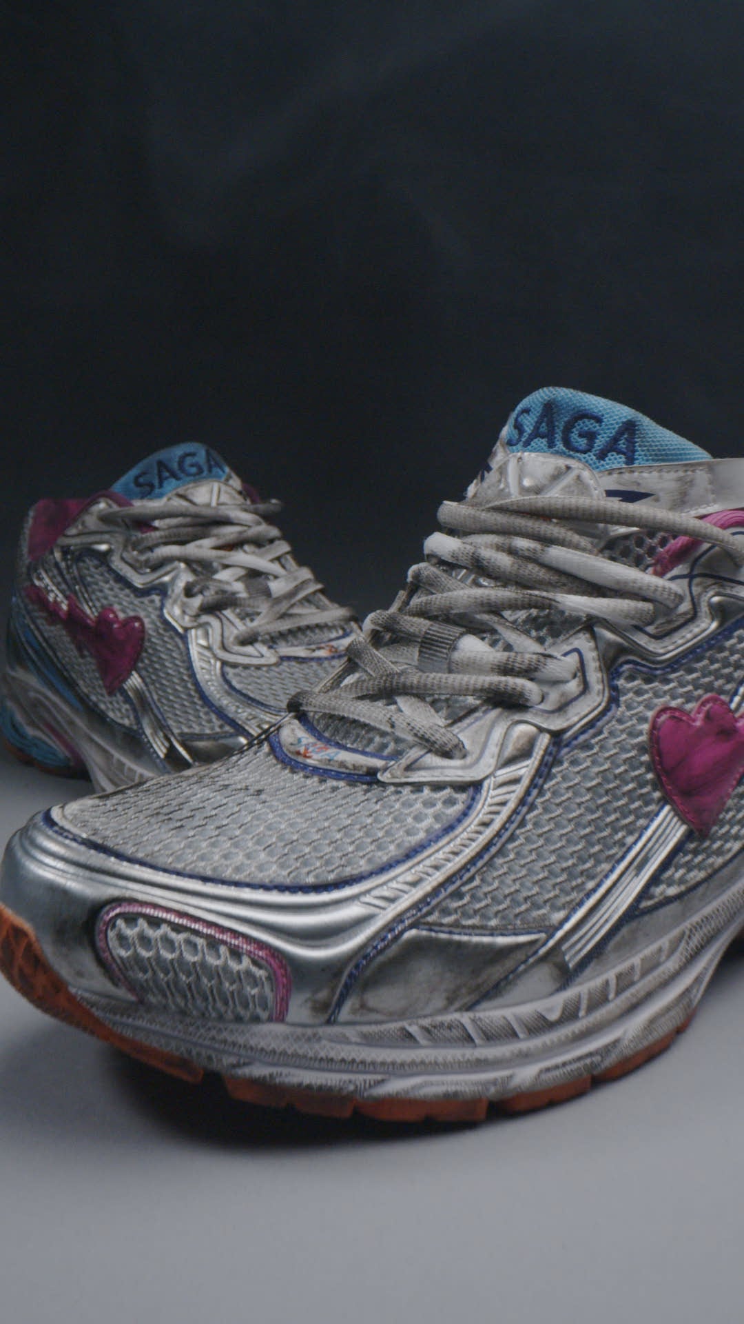 DIRTY TRAINERS - CREATIVE 1of3