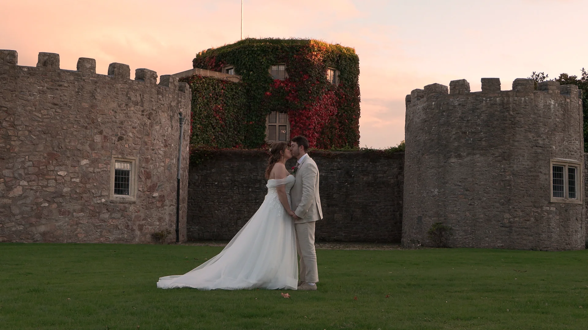 A Perfect Memory 'Review of the Day' Samples - Walton Castle | Wedding Highlights | Jack & Lucy ...