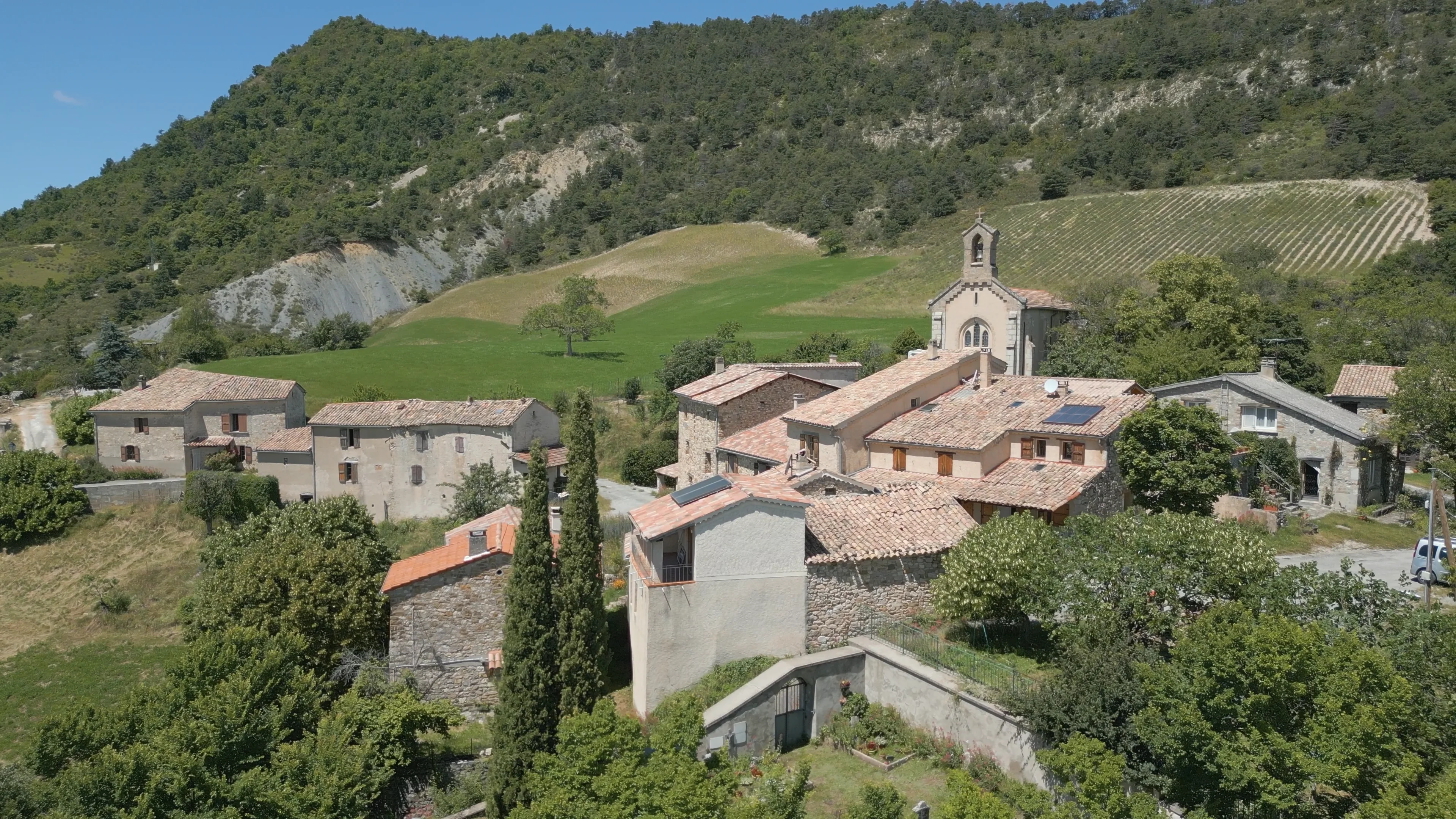 Popol - Le dernier récoltant du tilleul des Baronnies Provençales