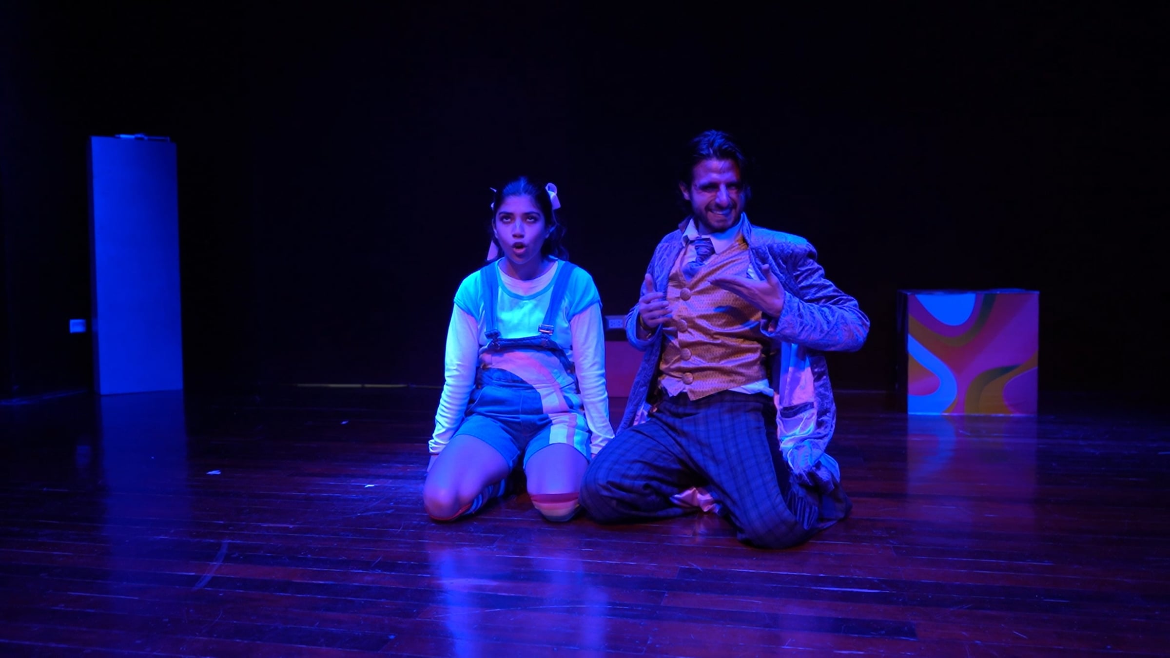 COCO Y EMMA - CANCION 1 CON MUSICA