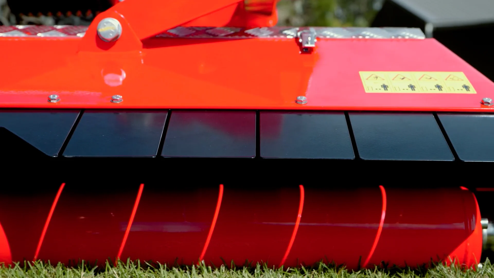 Snake S3 - Full Width Rollers Feature